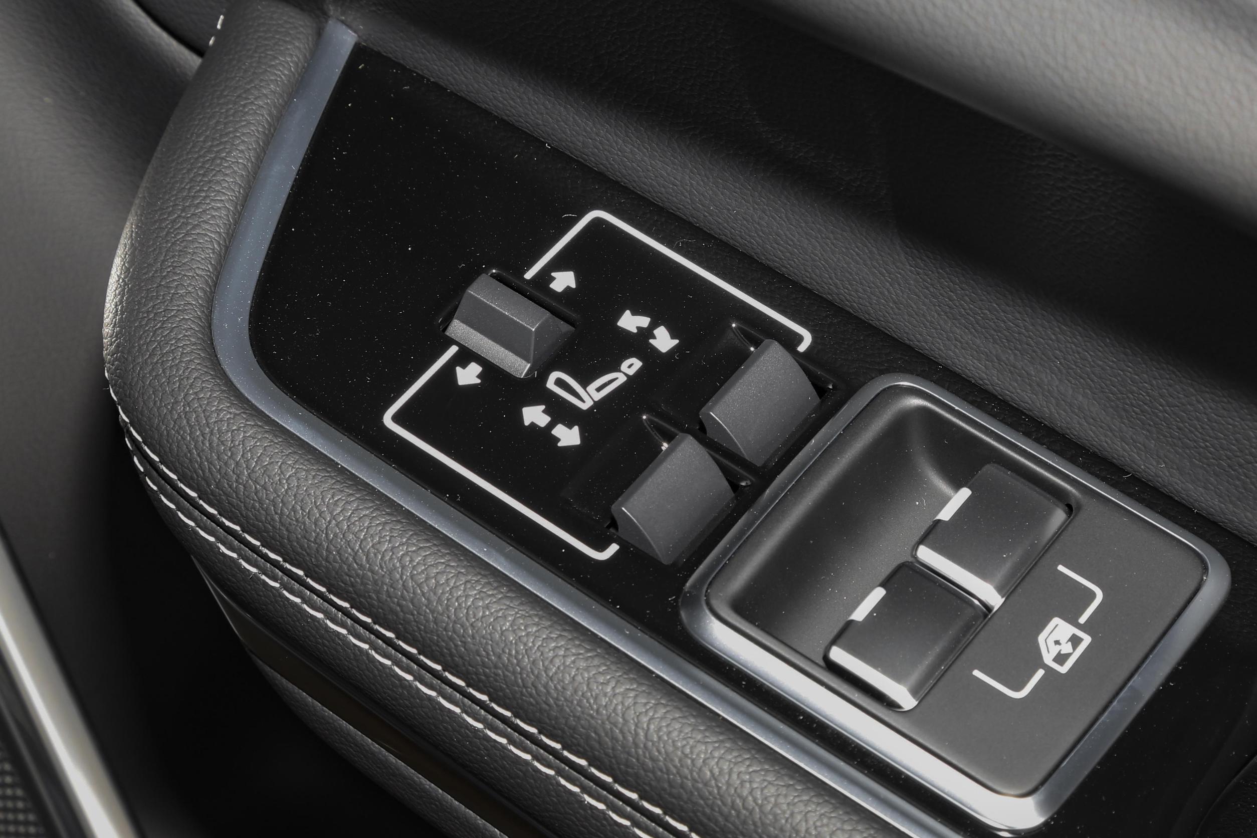 捷豹XFL 2023款 2.0T P250 两驱精英运动版图片_捷豹_2/107张图片_汽车空间图库_懂车帝