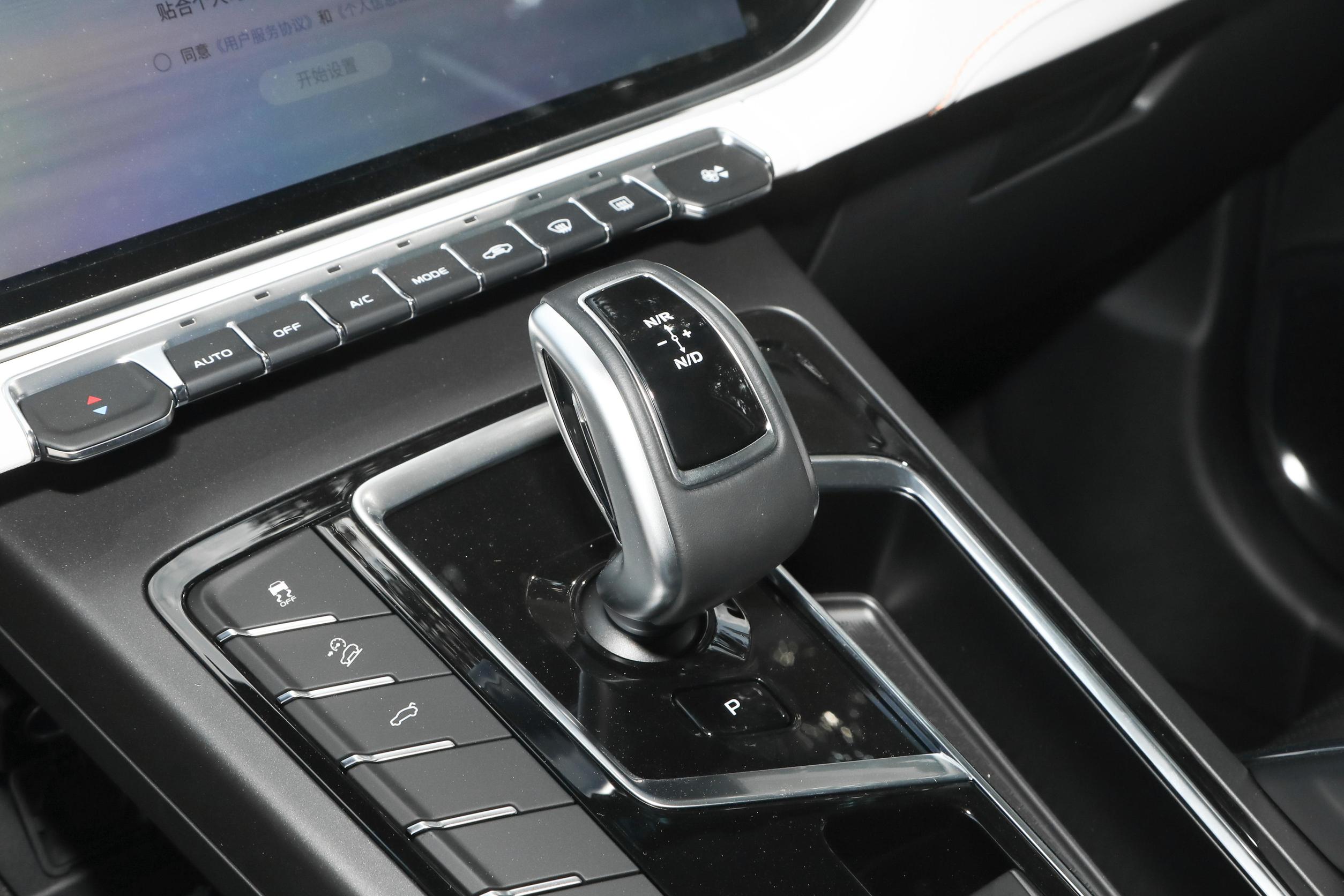 博越 2022款 博越X 1.8TD DCT智尚型图片_吉利汽车_26/40张图片_汽车内饰图库_懂车帝