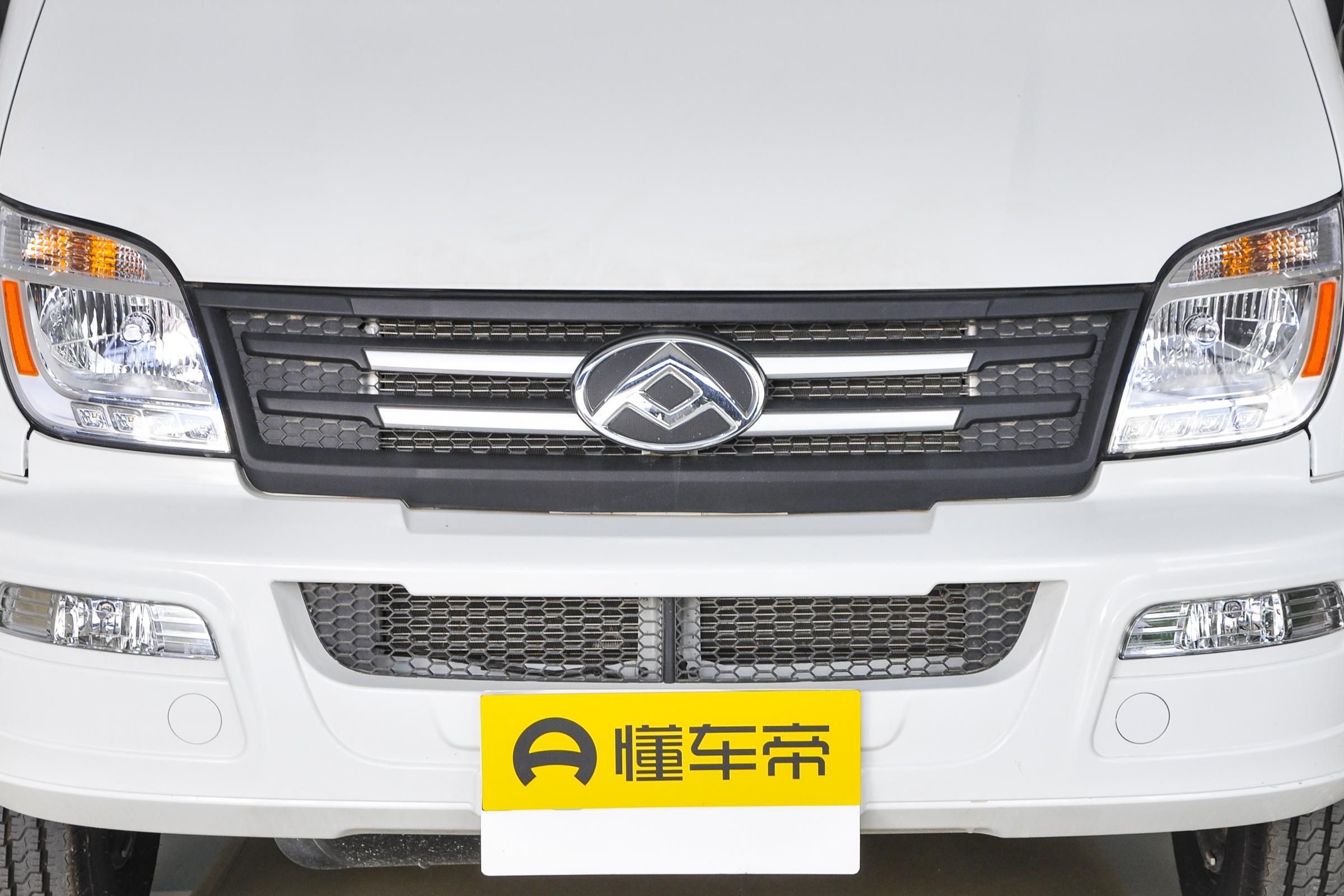 上汽大通MAXUS V80 2021款 2.0T 经典城配王 6挡手动长轴中顶3座图片_上汽大通MAXUS_21/63张图片_汽车外观图库_懂车帝