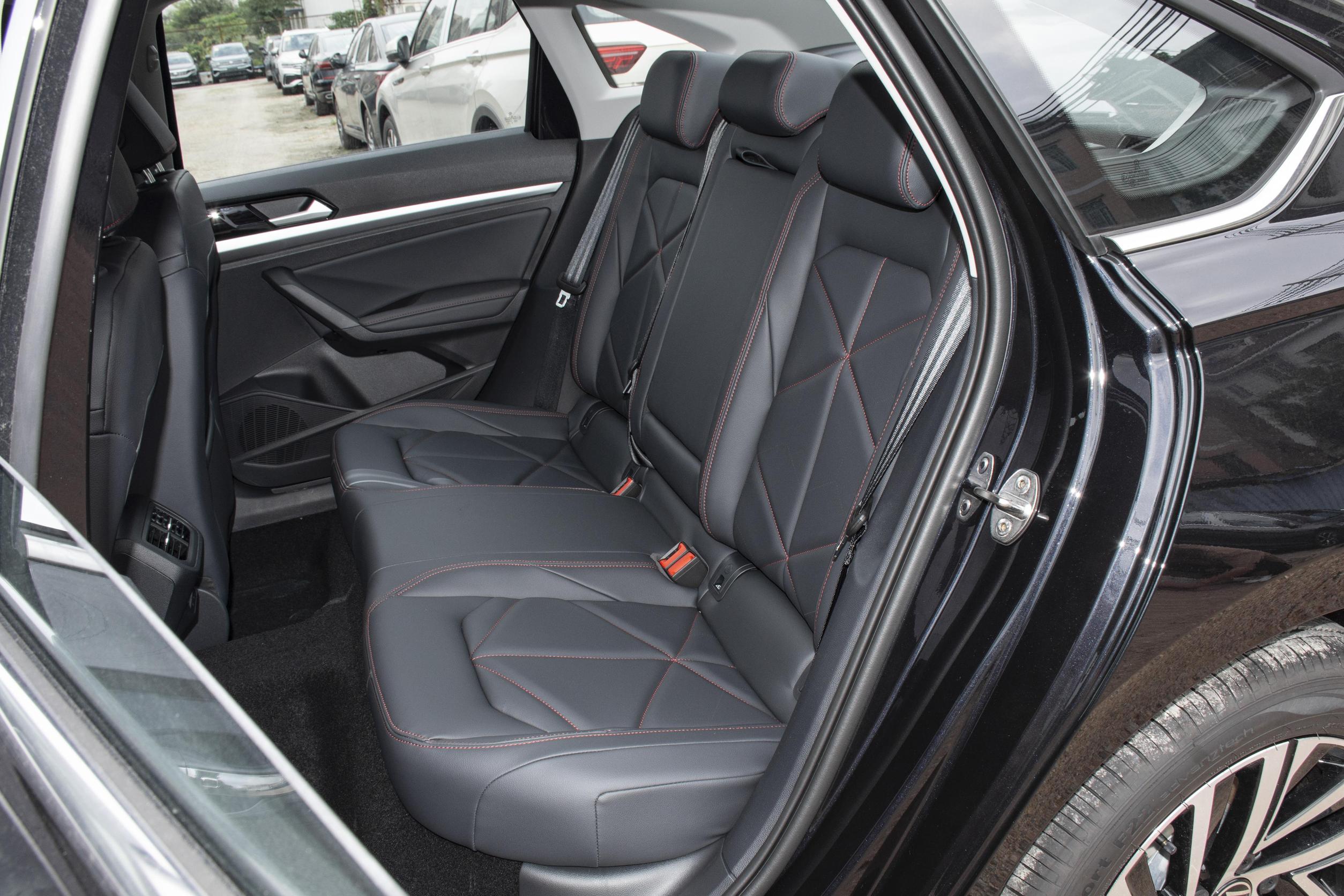 朗逸 2024款 300TSI DSG星空领先版图片_大众_4/87张图片_汽车空间图库_懂车帝