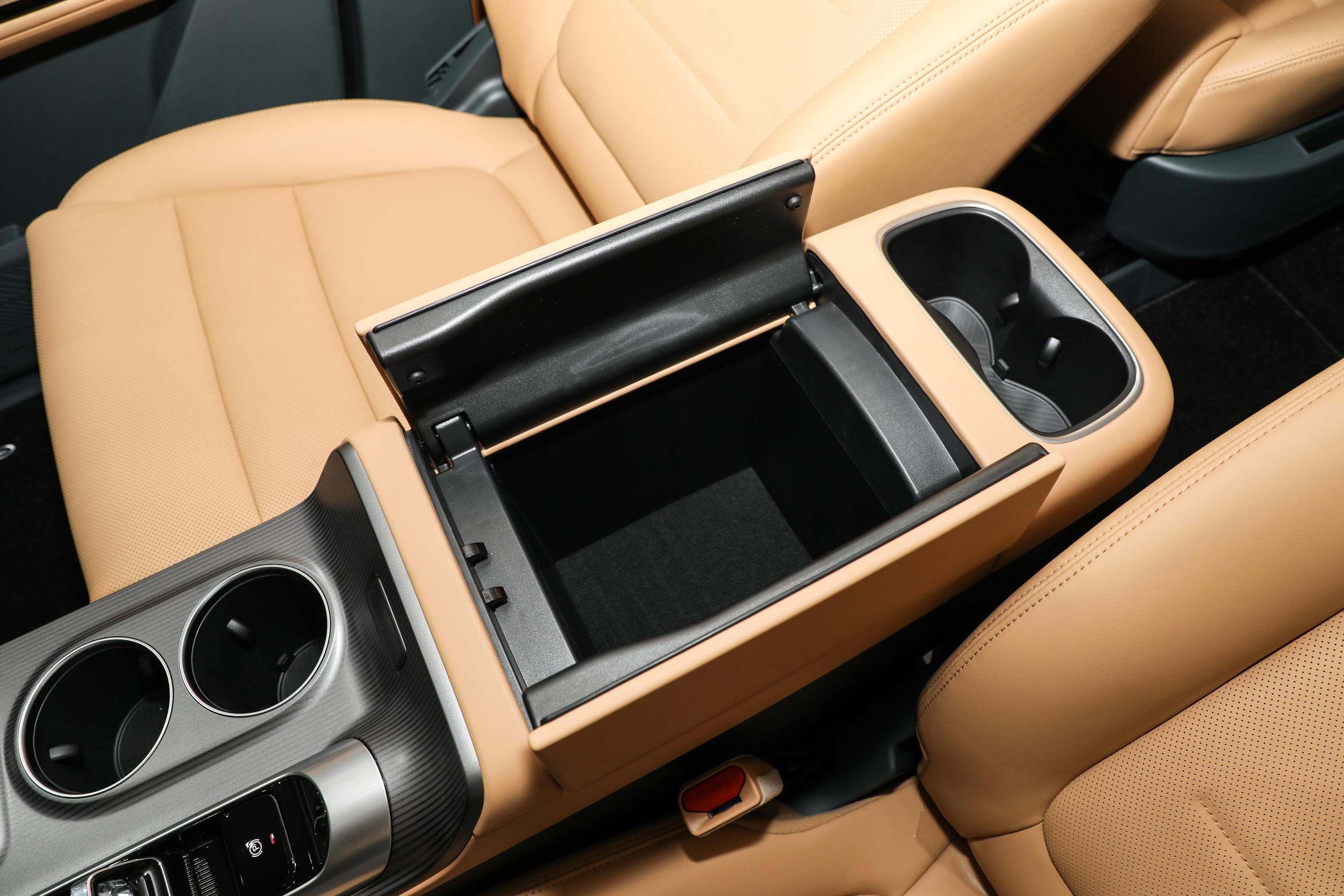 传祺E8 PHEV 2024款 2.0ATK 150km PRO版图片_广汽传祺_35/52张图片_汽车空间图库_懂车帝