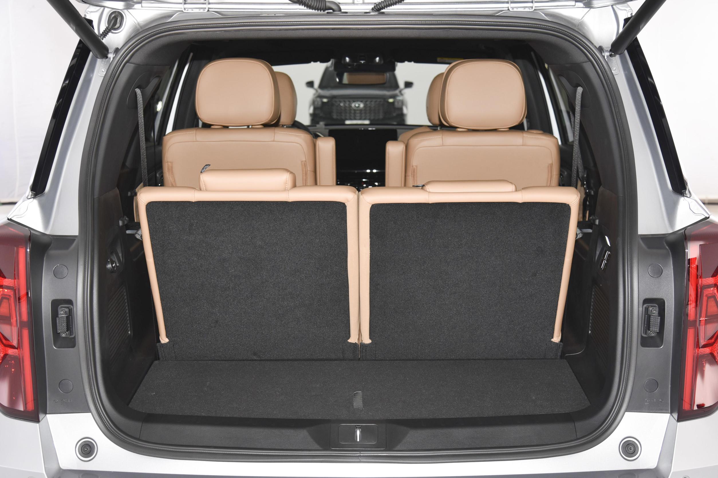 传祺GS8 2024款 双擎系列 2.0TM 混动四驱尊贵版+舒适包(豪华6座)图片_广汽传祺_35/61张图片_汽车空间图库_懂车帝