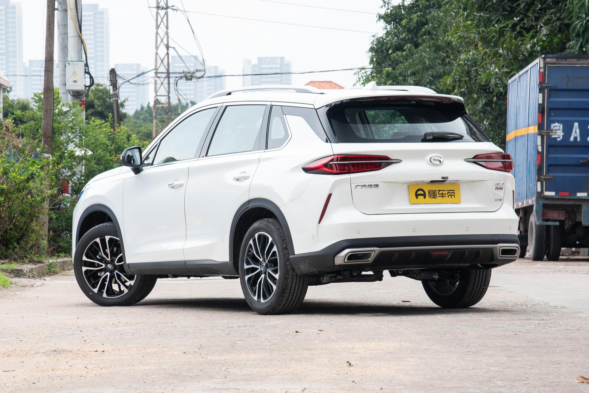 传祺GS4 PLUS 2023款 390T 自动星云版图片_广汽传祺_1/98张图片_汽车外观图库_懂车帝