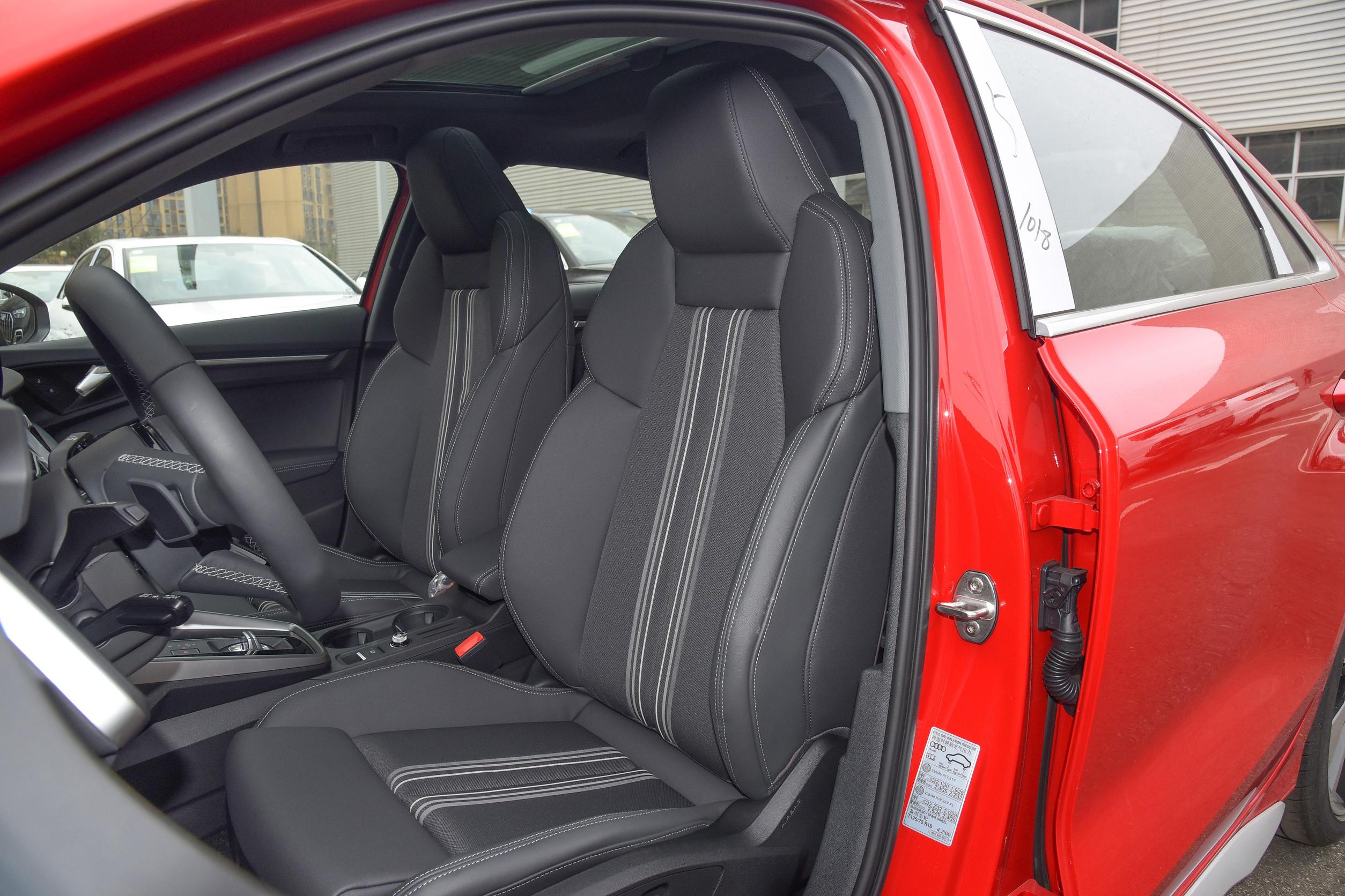 奥迪A3 2024款 A3L Limousine 35 TFSI 时尚运动型图片_奥迪_12/106张图片_汽车空间图库_懂车帝