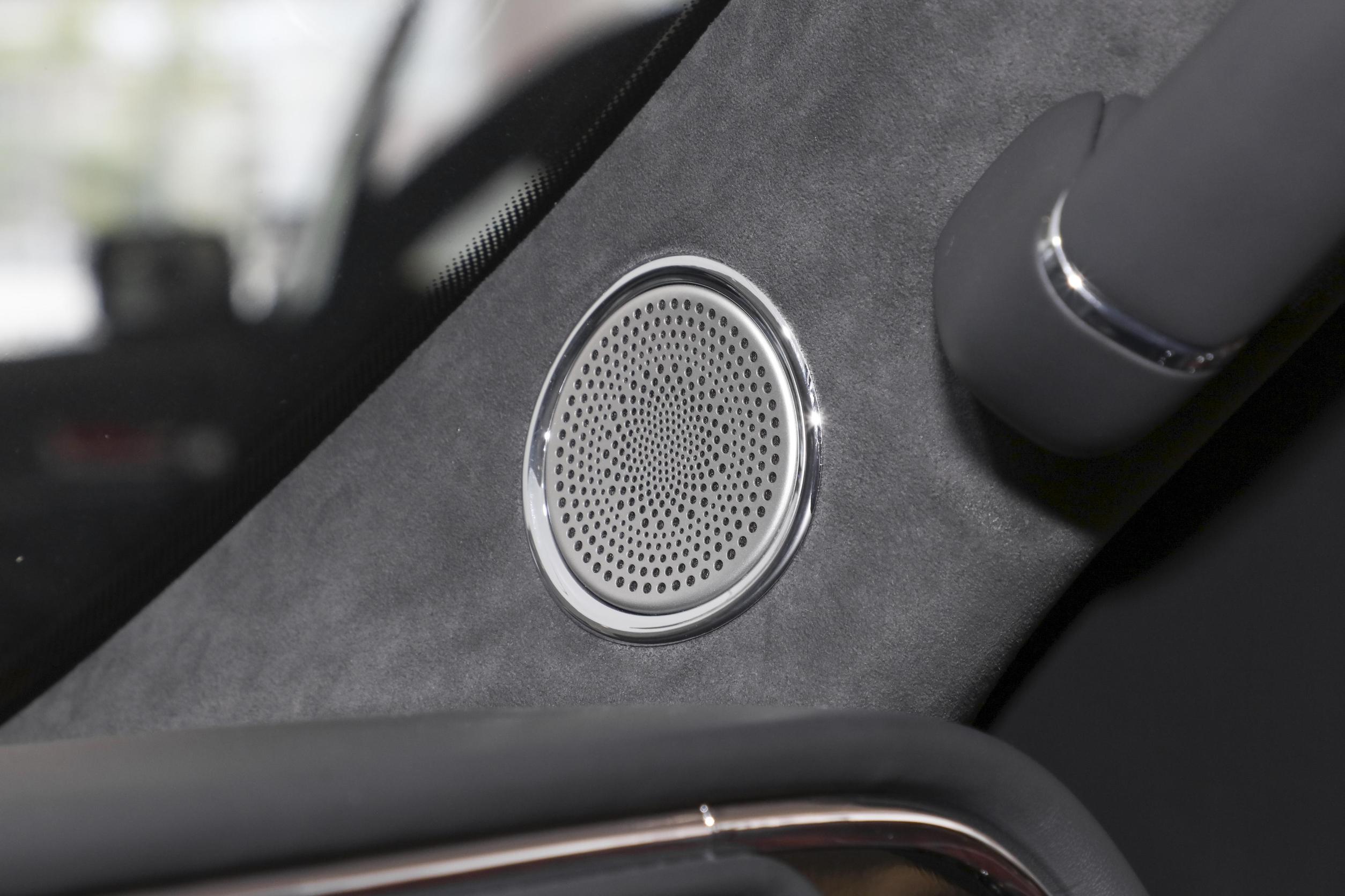 红旗LS7 2022款 4.0T 6座典雅旗航版图片_红旗_35/62张图片_汽车空间图库_懂车帝