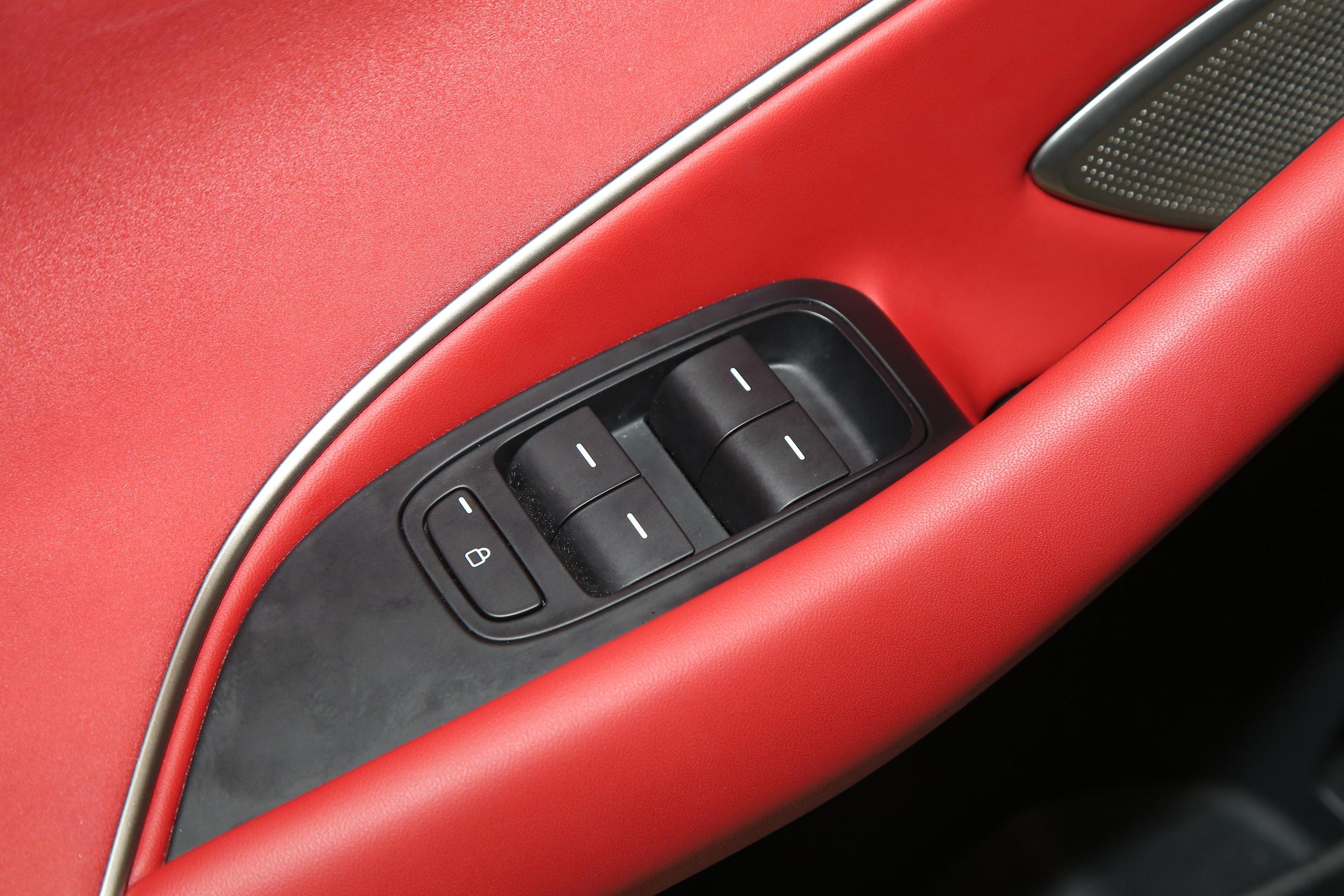 小米SU7 2024款 后驱标准长续航智驾版图片_小米汽车_19/114张图片_汽车空间图库_懂车帝