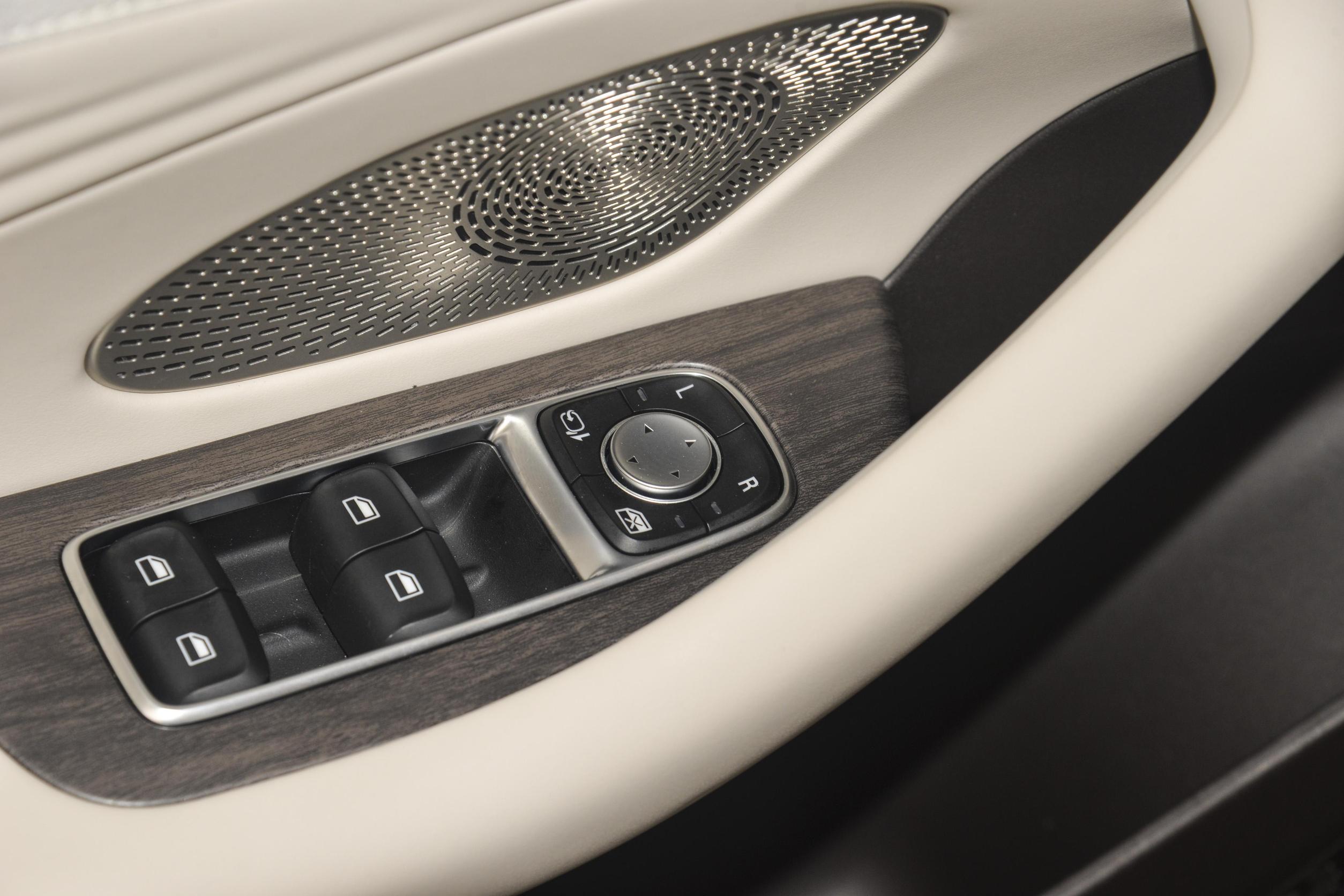 荣威D7 DMH 2023款 125卓越版图片_荣威_4/51张图片_汽车空间图库_懂车帝