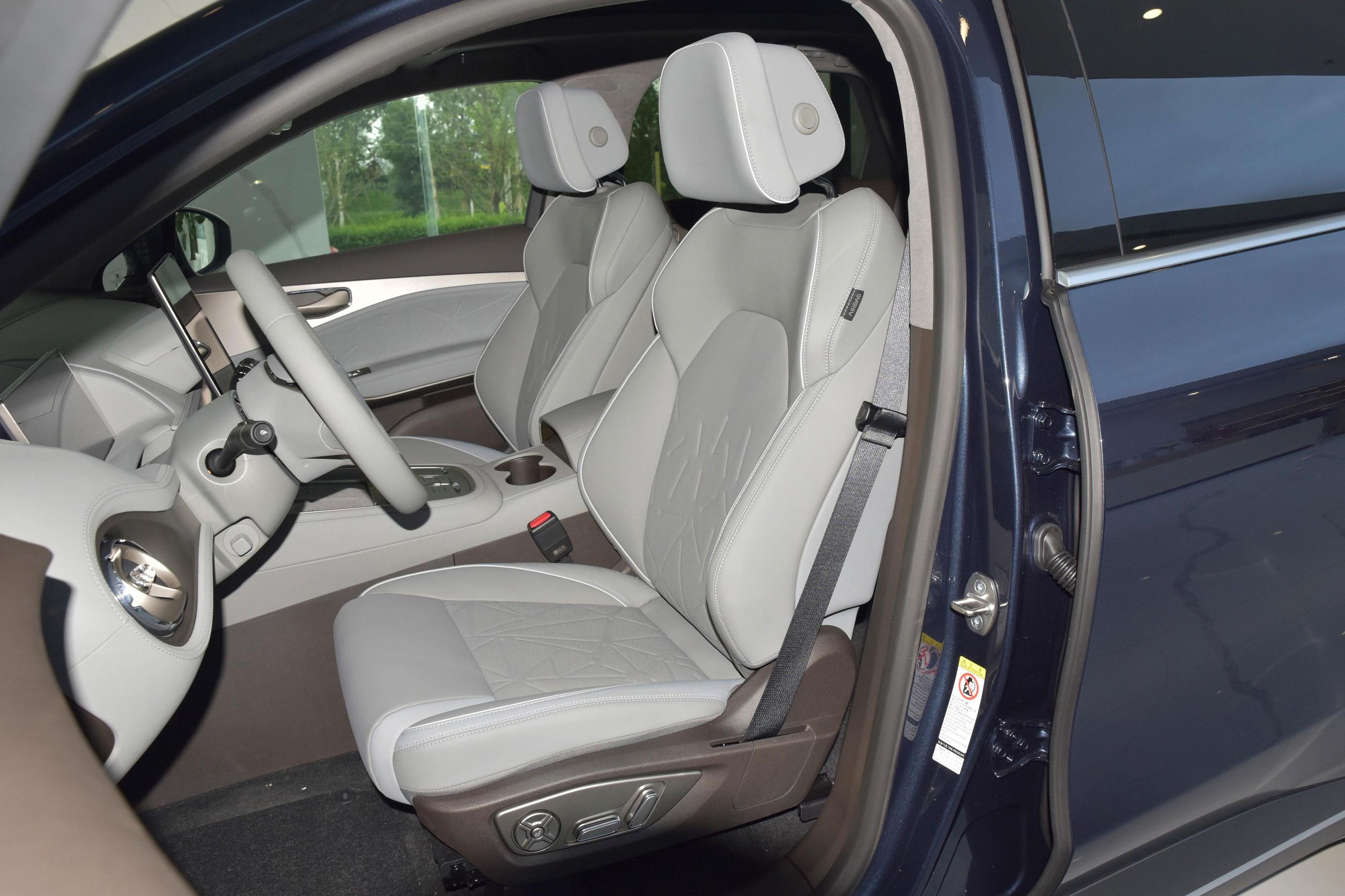 腾势N8 DM-p 2023款 四驱超混旗舰七座版图片_腾势_5/74张图片_汽车空间图库_懂车帝