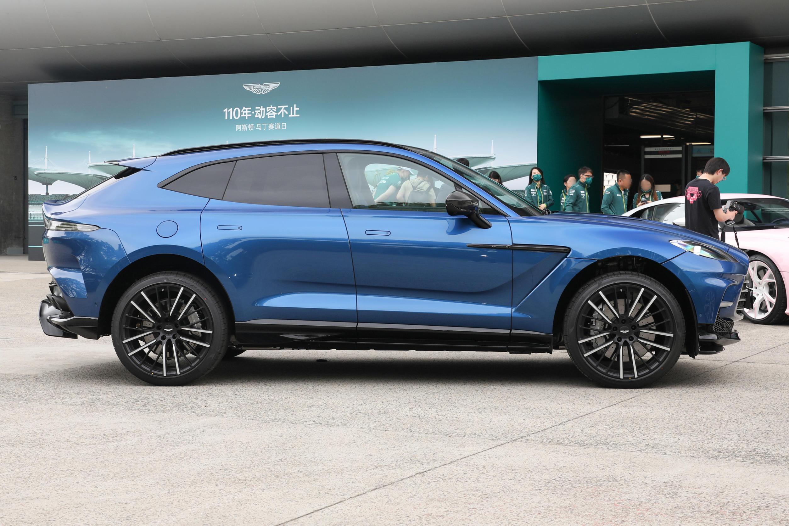 阿斯顿·马丁DBX 2024款 4.0T V8 707图片_阿斯顿·马丁_4/102张图片_汽车外观图库_懂车帝