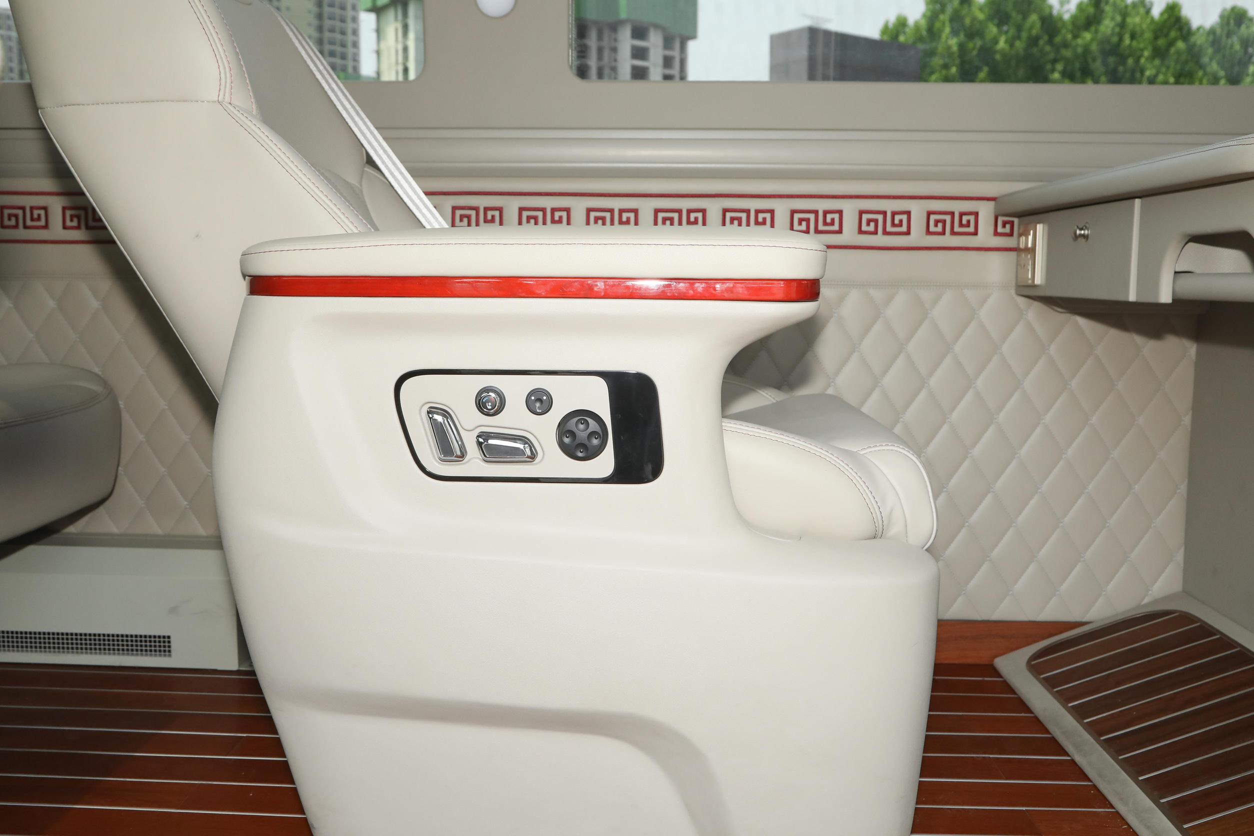 宇通T7 2022款 3.5T汽油定制星宇版35LGTDI图片_宇通客车_4/67张图片_汽车空间图库_懂车帝