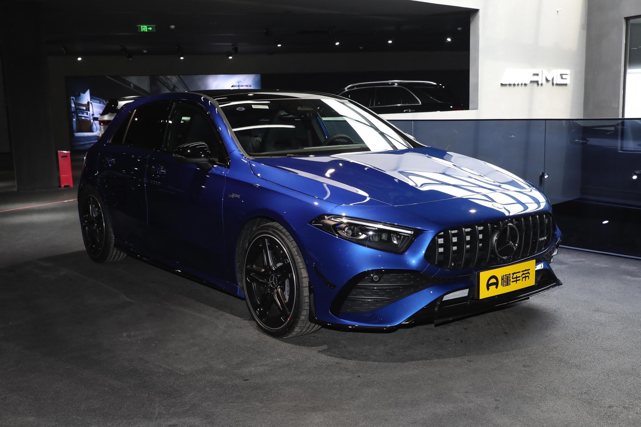 奔驰A级AMG(进口) 2024款 AMG A 35 4MATIC图片_奔驰_13/288张图片_汽车外观图库_懂车帝