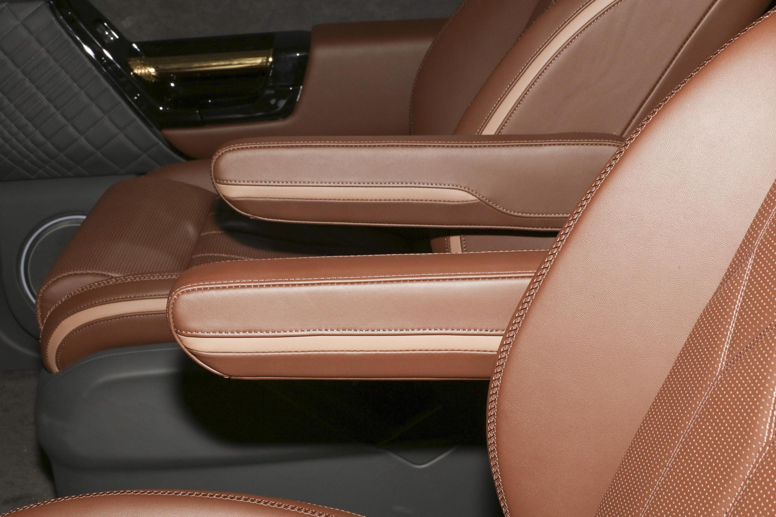 红旗LS7 2022款 4.0T 6座典雅旗航版图片_红旗_24/62张图片_汽车空间图库_懂车帝