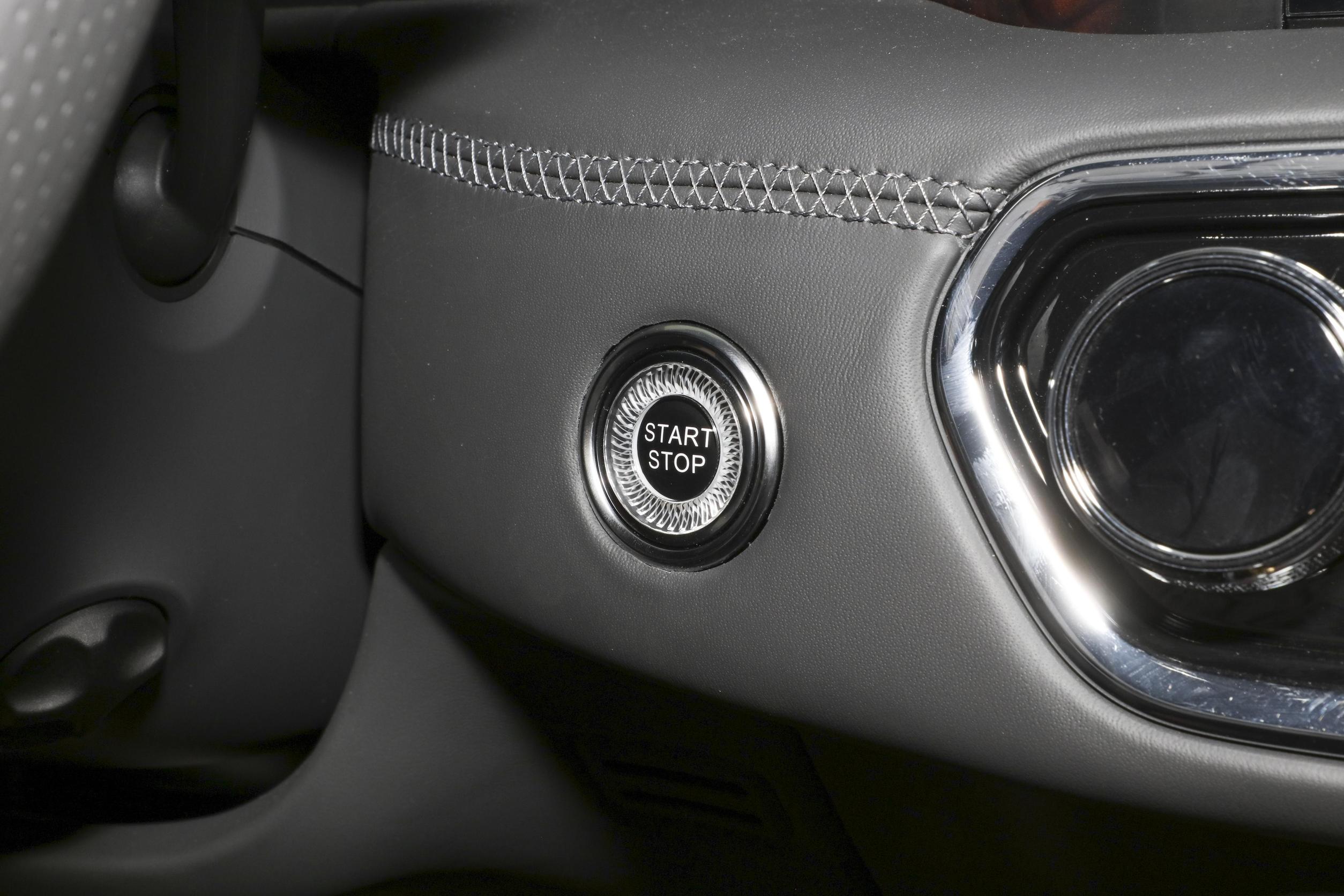 红旗LS7 2022款 4.0T 6座典雅旗航版图片_红旗_21/35张图片_汽车内饰图库_懂车帝