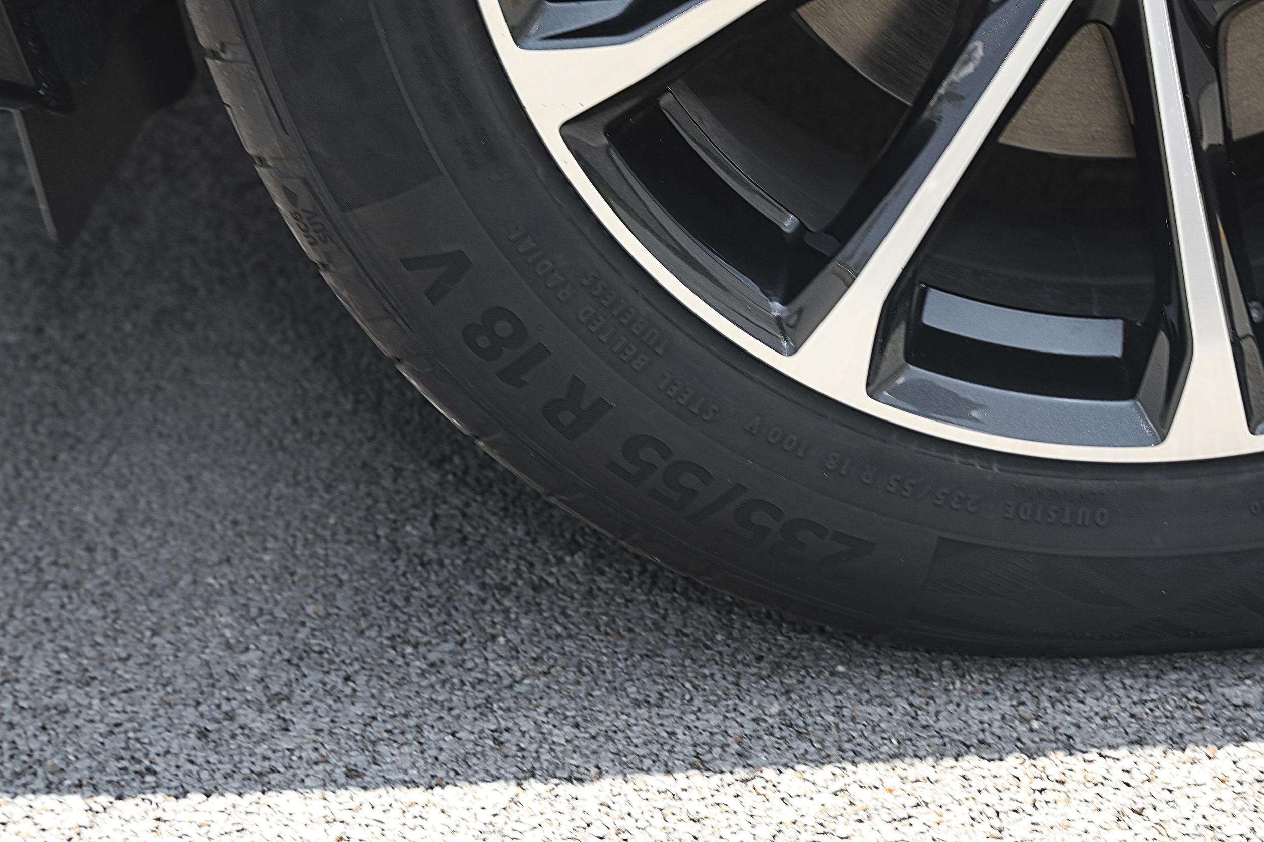 凯迪拉克XT4 2024款 28T 四驱豪华型图片_凯迪拉克_5/67张图片_汽车外观图库_懂车帝