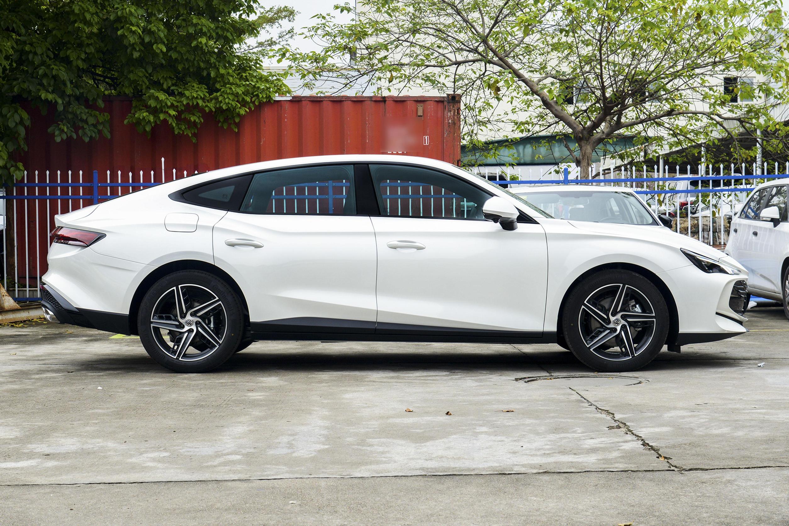 MG7 2023款 1.5T 至美豪华版图片_名爵_3/45张图片_汽车外观图库_懂车帝