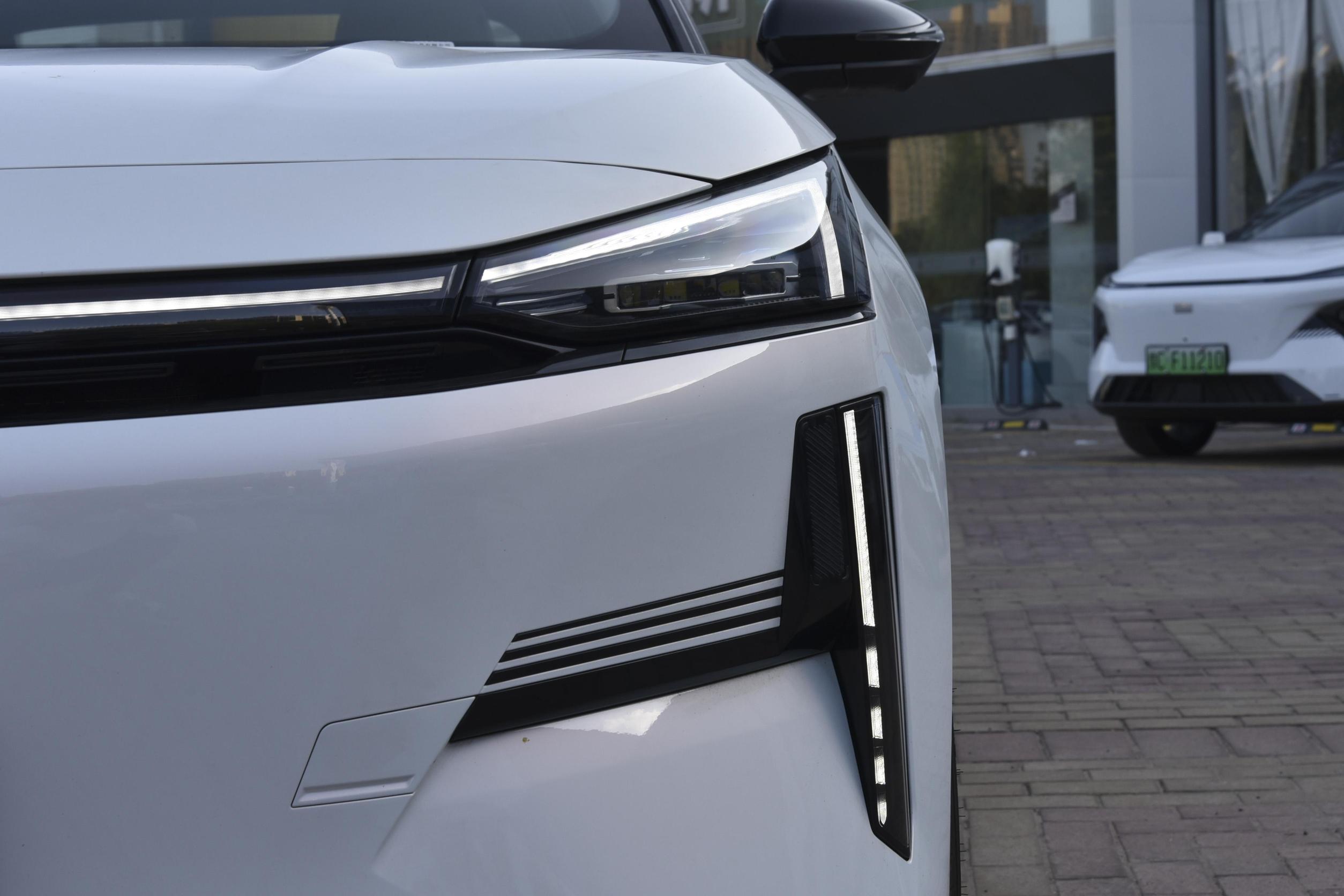 银河L6 2023款 1.5T DHT 125km 星舰图片_吉利银河_3/315张图片_汽车外观图库_懂车帝