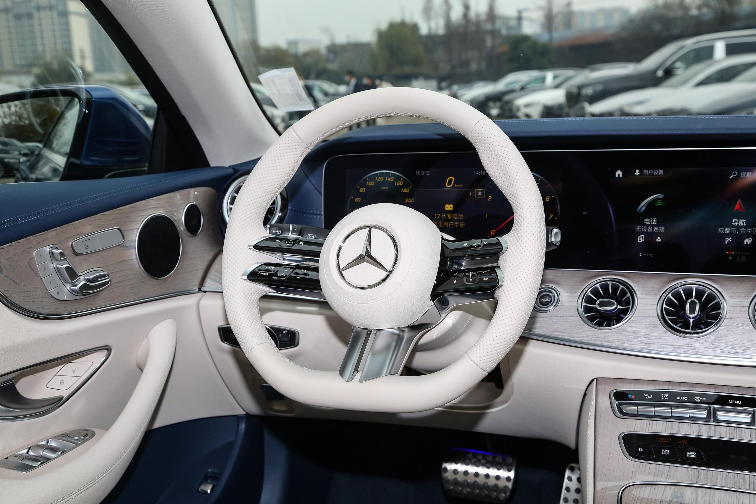 奔驰E级(进口) 2023款 E 260 轿跑车图片_奔驰_1/110张图片_汽车内饰图库_懂车帝