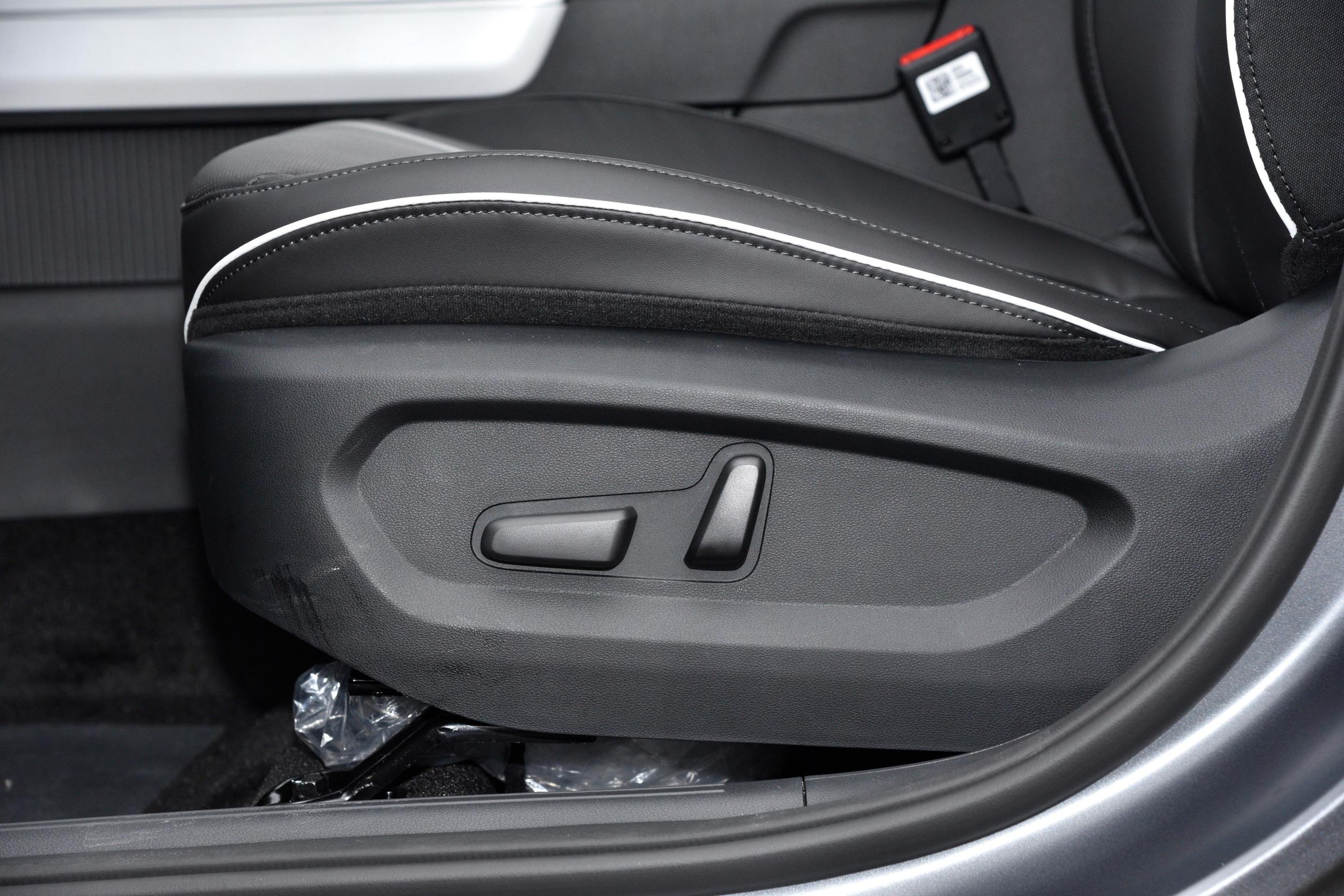 现代ix35 2023款 沐飒 2.0L 尊贵曜夜版LUX图片_现代_4/68张图片_汽车空间图库_懂车帝