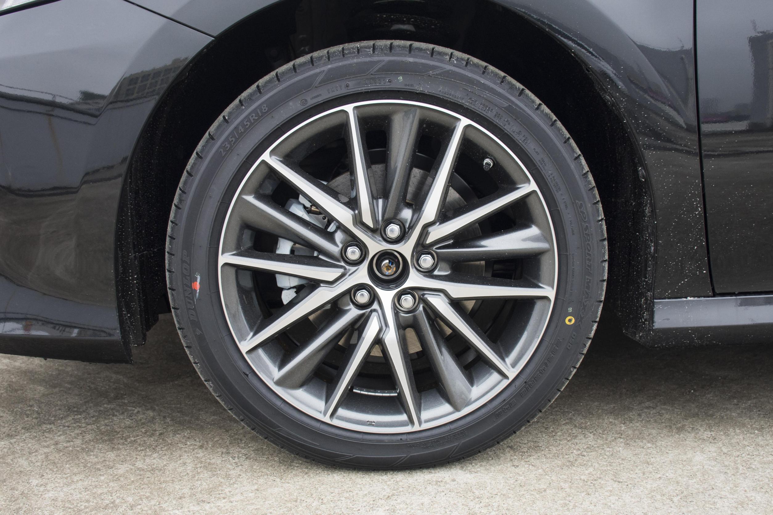 凯美瑞 2023款 2.5Q 旗舰版图片_丰田_2/60张图片_汽车外观图库_懂车帝