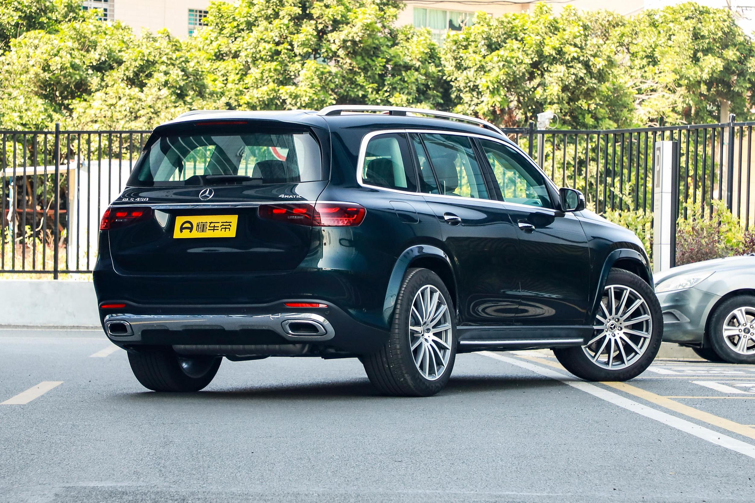 奔驰GLS 2024款 GLS 450 4MATIC 豪华型图片_奔驰_4/103张图片_汽车外观图库_懂车帝