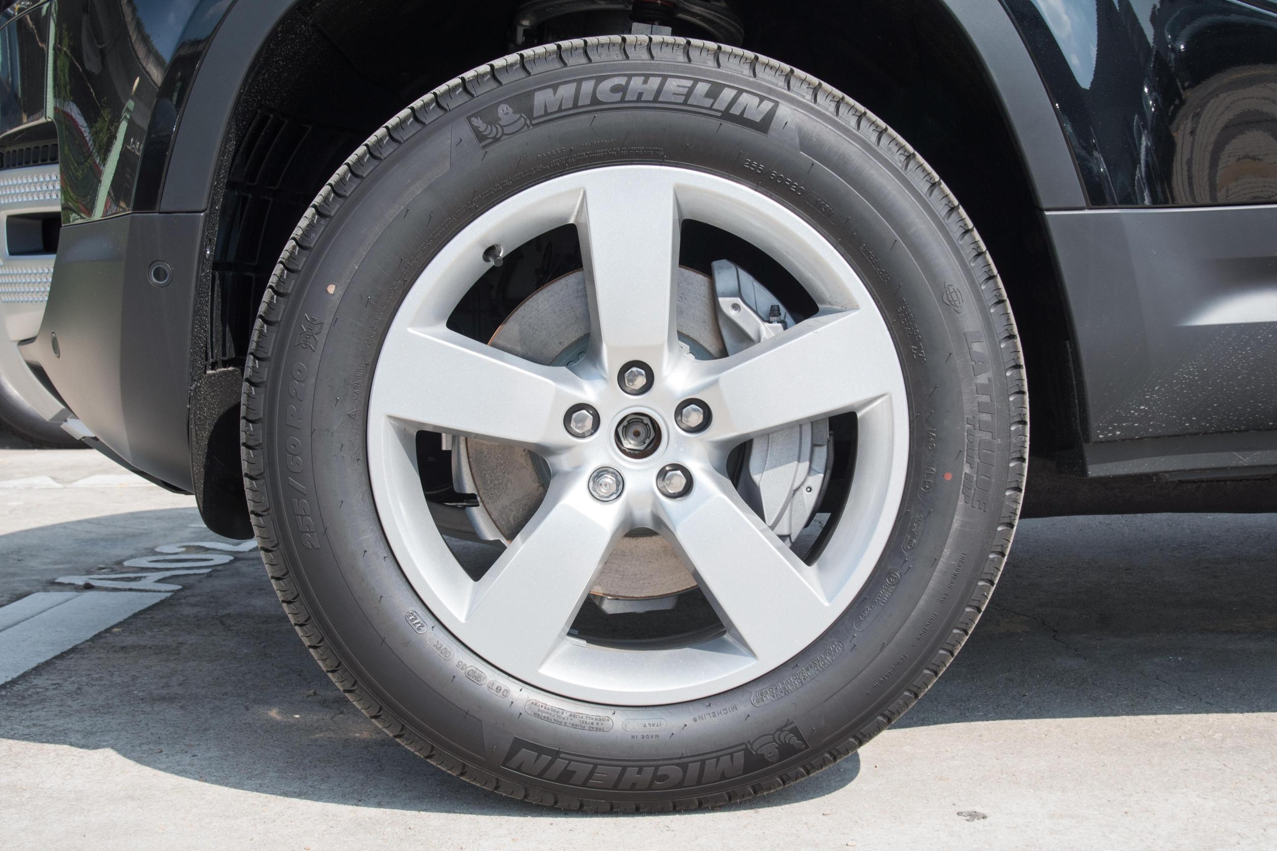 卫士 2024款 90 3.0T P400 HSE图片_路虎_9/57张图片_汽车外观图库_懂车帝