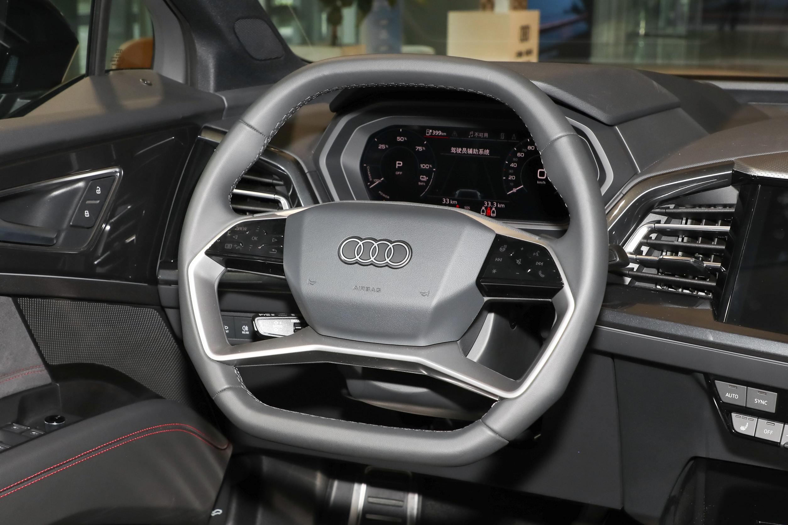 奥迪Q5 e-tron 2023款 40 e-tron 星耀型 黑武士版图片_奥迪_4/34张图片_汽车内饰图库_懂车帝