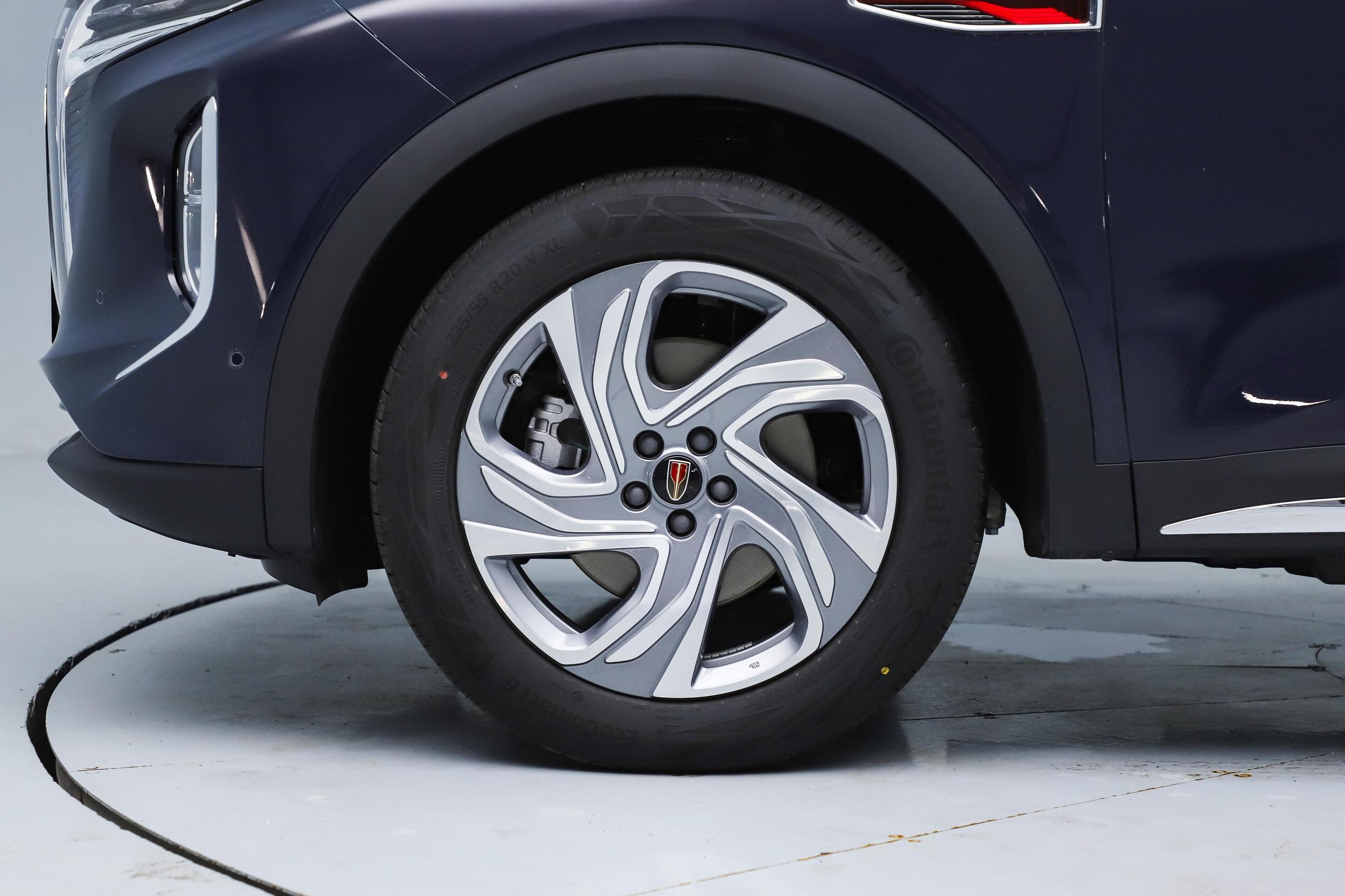 红旗HS7 2023款 2.0T 四驱旗领版 7座图片_红旗_3/114张图片_汽车外观图库_懂车帝