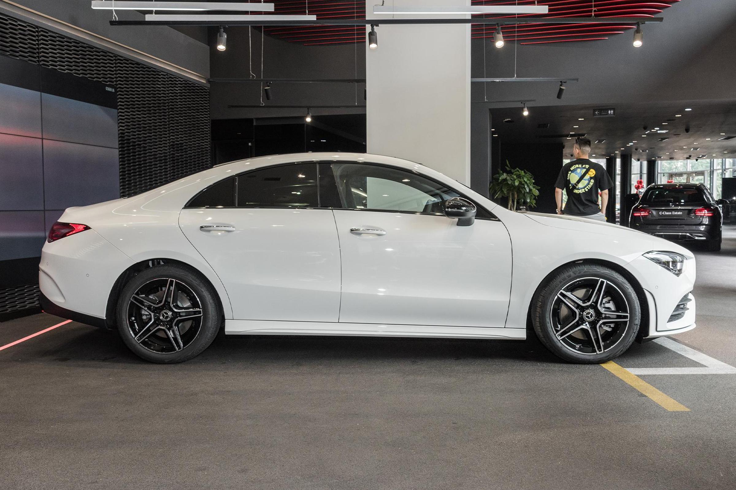 奔驰CLA 2022款 CLA 260 4MATIC 四门轿跑车图片_奔驰_4/54张图片_汽车外观图库_懂车帝