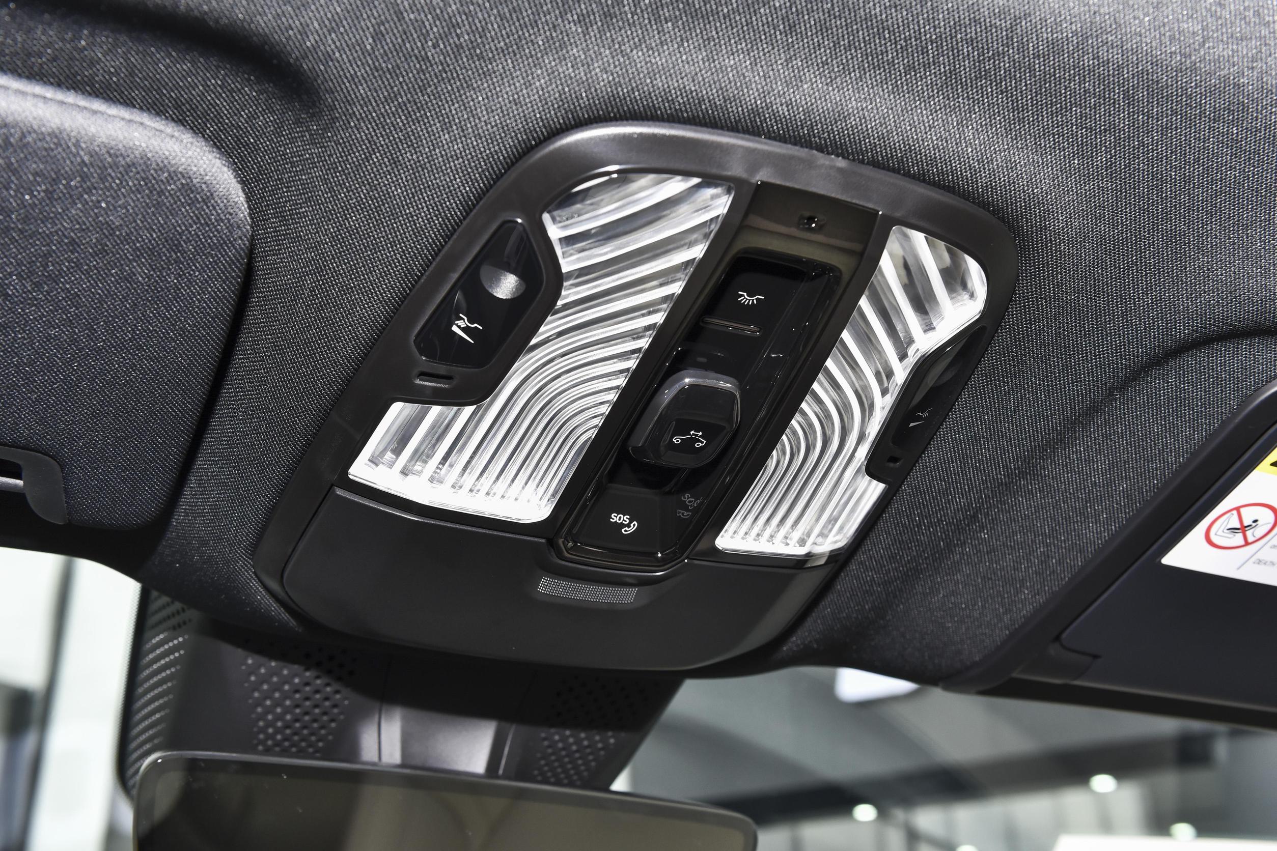 领克09 EM-P 2024款 2.0TD 六座HALO图片_领克_5/116张图片_汽车空间图库_懂车帝