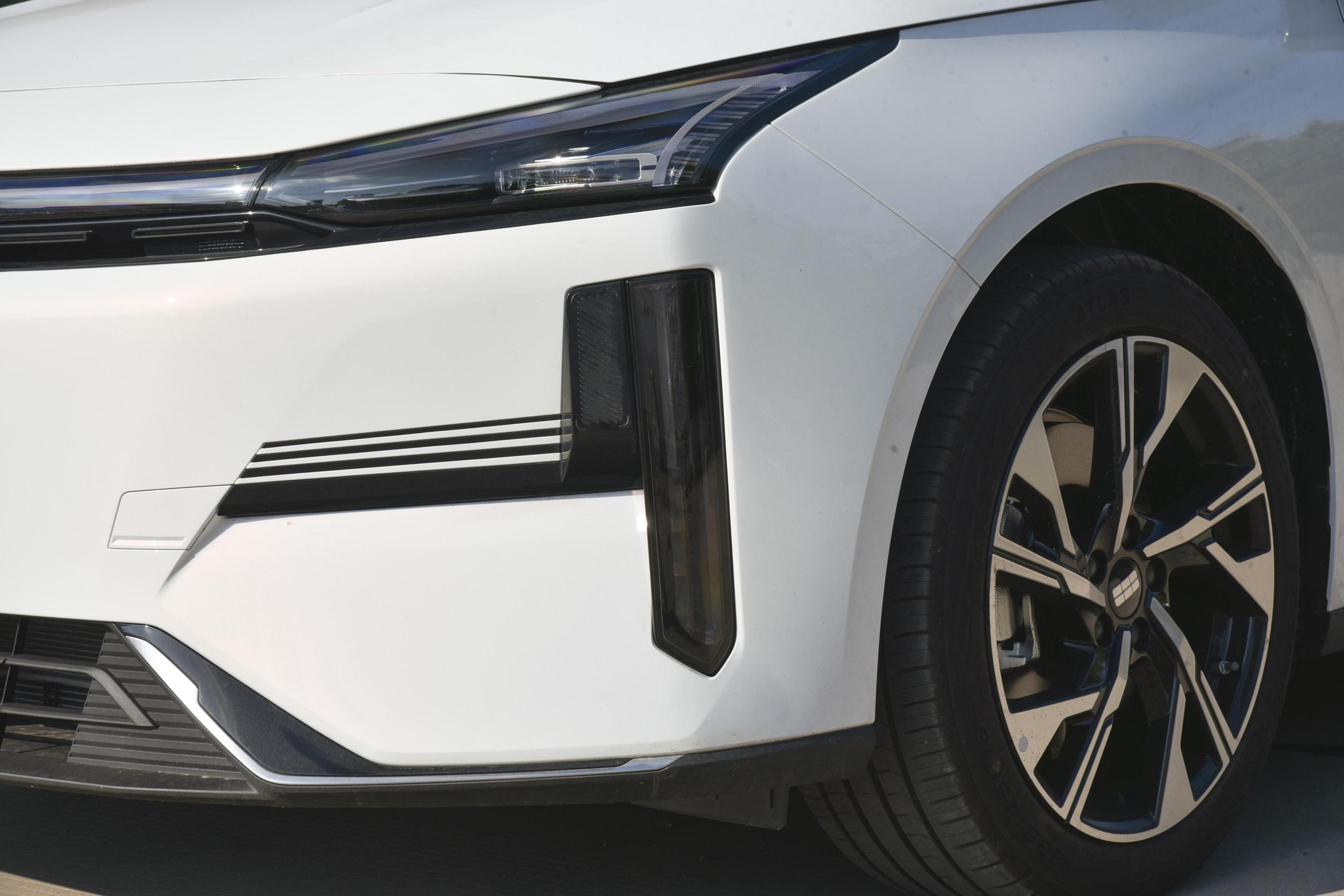 银河L6 2023款 1.5T DHT 125km 星舰图片_吉利银河_3/315张图片_汽车外观图库_懂车帝