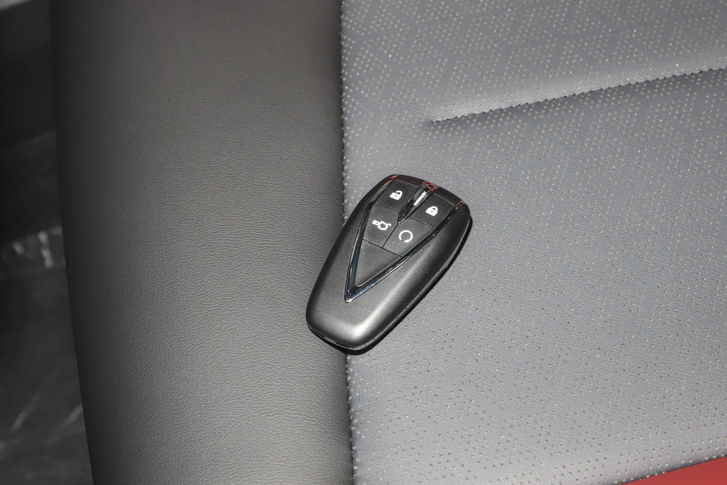 长安欧尚Z6 2023款 蓝鲸 2.0T 自动智行型图片_长安欧尚_8/46张图片_汽车外观图库_懂车帝