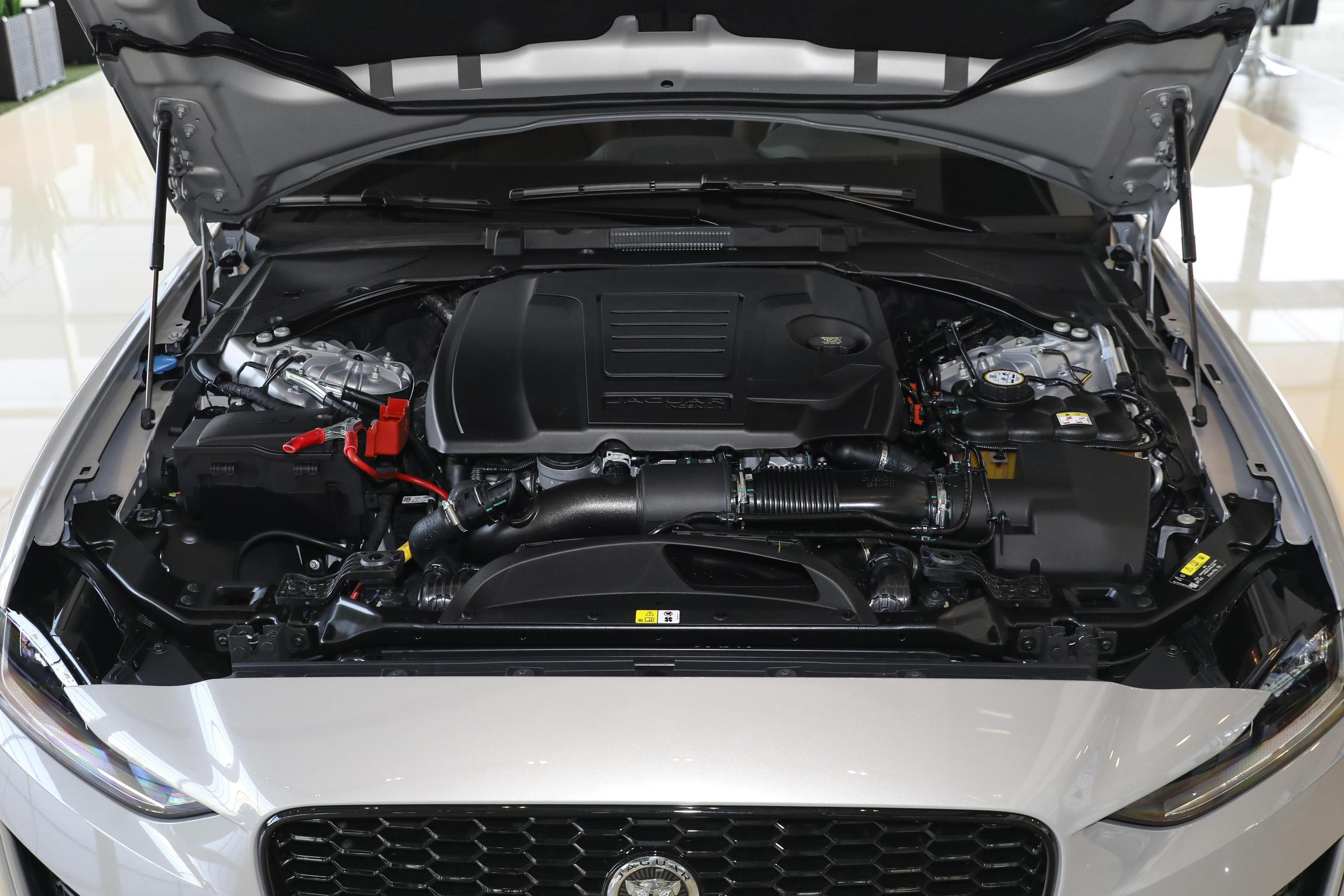 捷豹XEL 2024款 2.0T 250PS R-DYNAMIC S耀黑运动版图片_捷豹_4/115张图片_汽车外观图库_懂车帝