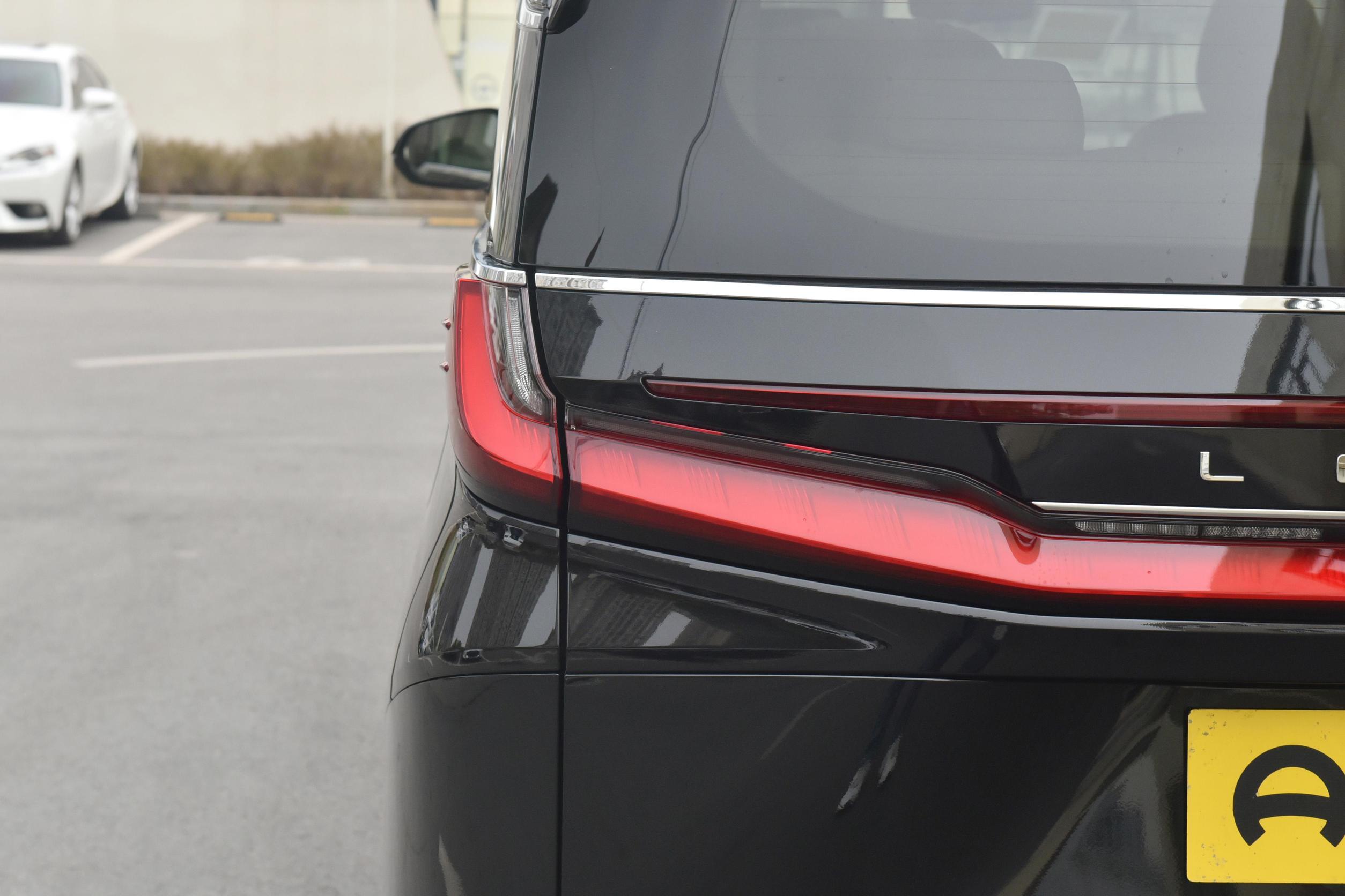 雷克萨斯LM 2023款 500h DIRECT4 六座尊崇版图片_雷克萨斯_4/50张图片_汽车外观图库_懂车帝