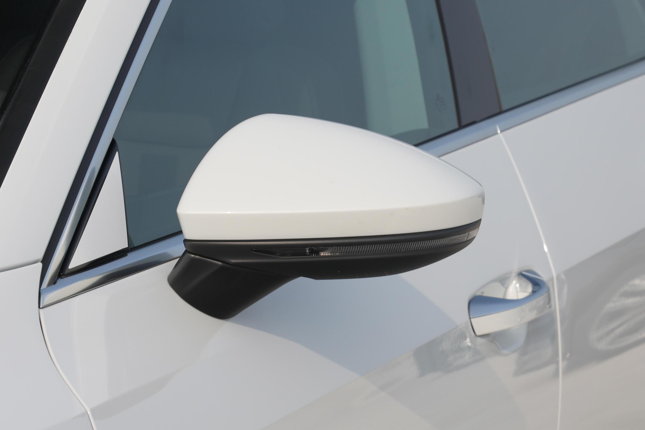 奥迪A7L 2024款 45 TFSI S-line 筑梦型流晶套装图片_奥迪_5/128张图片_汽车外观图库_懂车帝