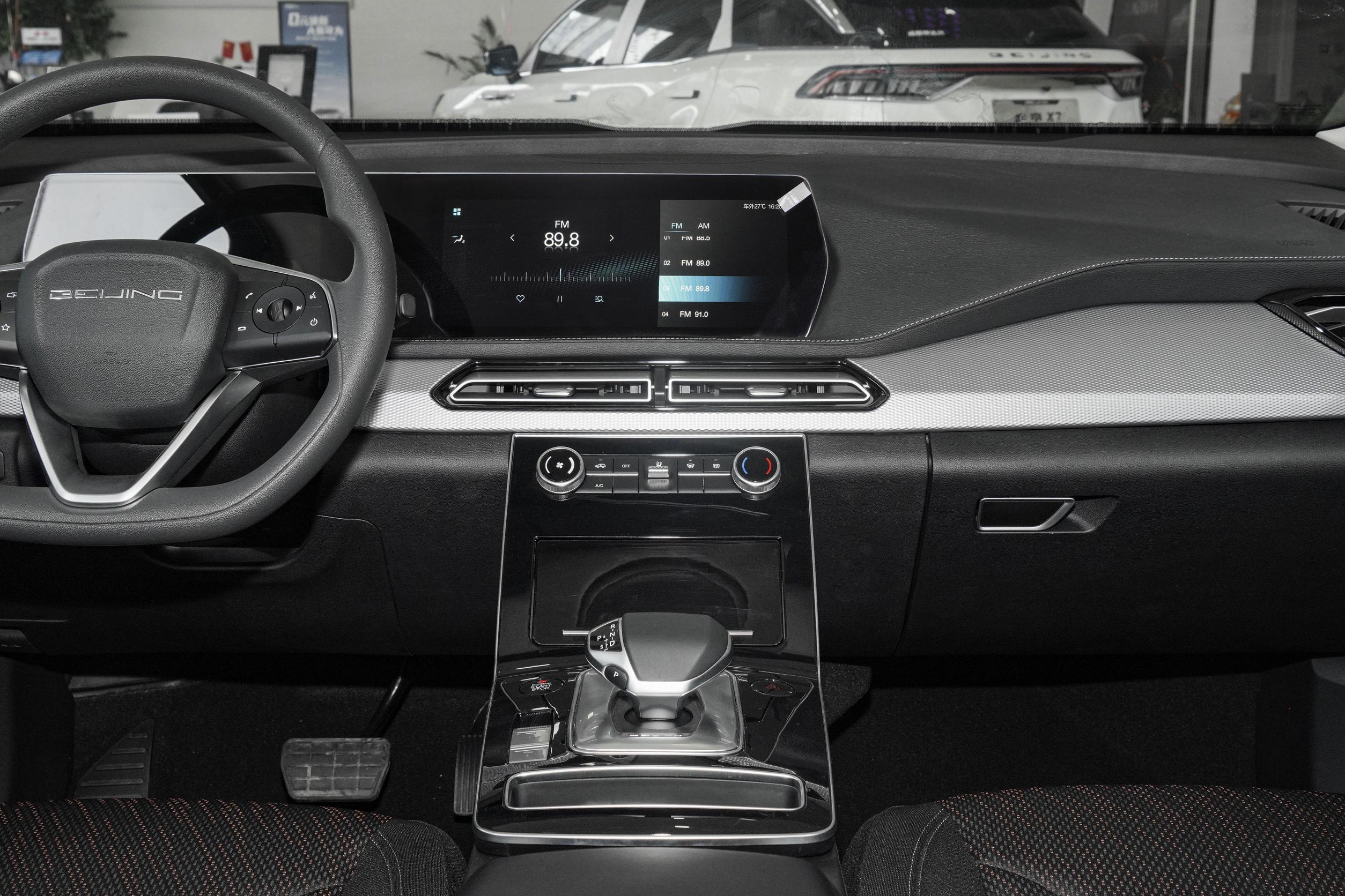 北京X7 2020款 1.5TD DCT致风版图片_北京汽车_2/25张图片_汽车内饰图库_懂车帝