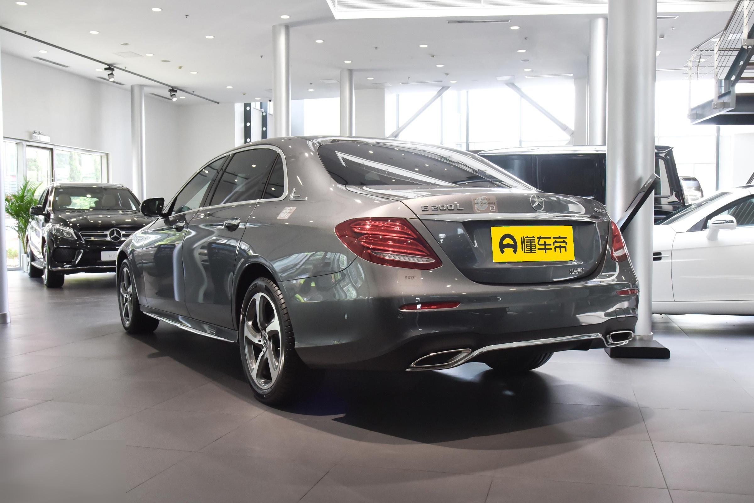 奔驰E级 2018款 改款 E 200 L 运动型 4MATIC图片_奔驰_4/70张图片_汽车外观图库_懂车帝