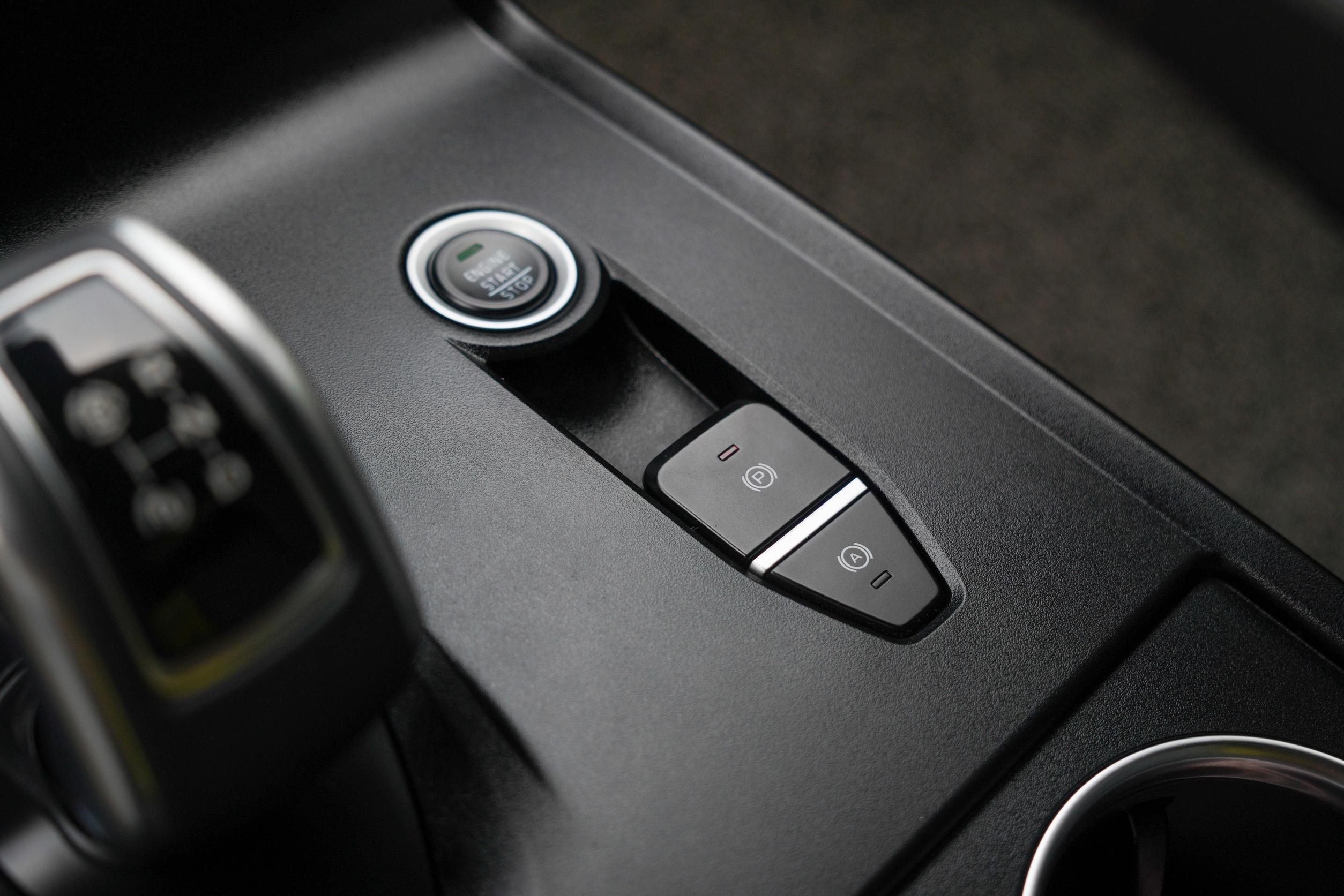 LEVC TX 2023款 增程出行版图片_LEVC_5/7张图片_汽车内饰图库_懂车帝