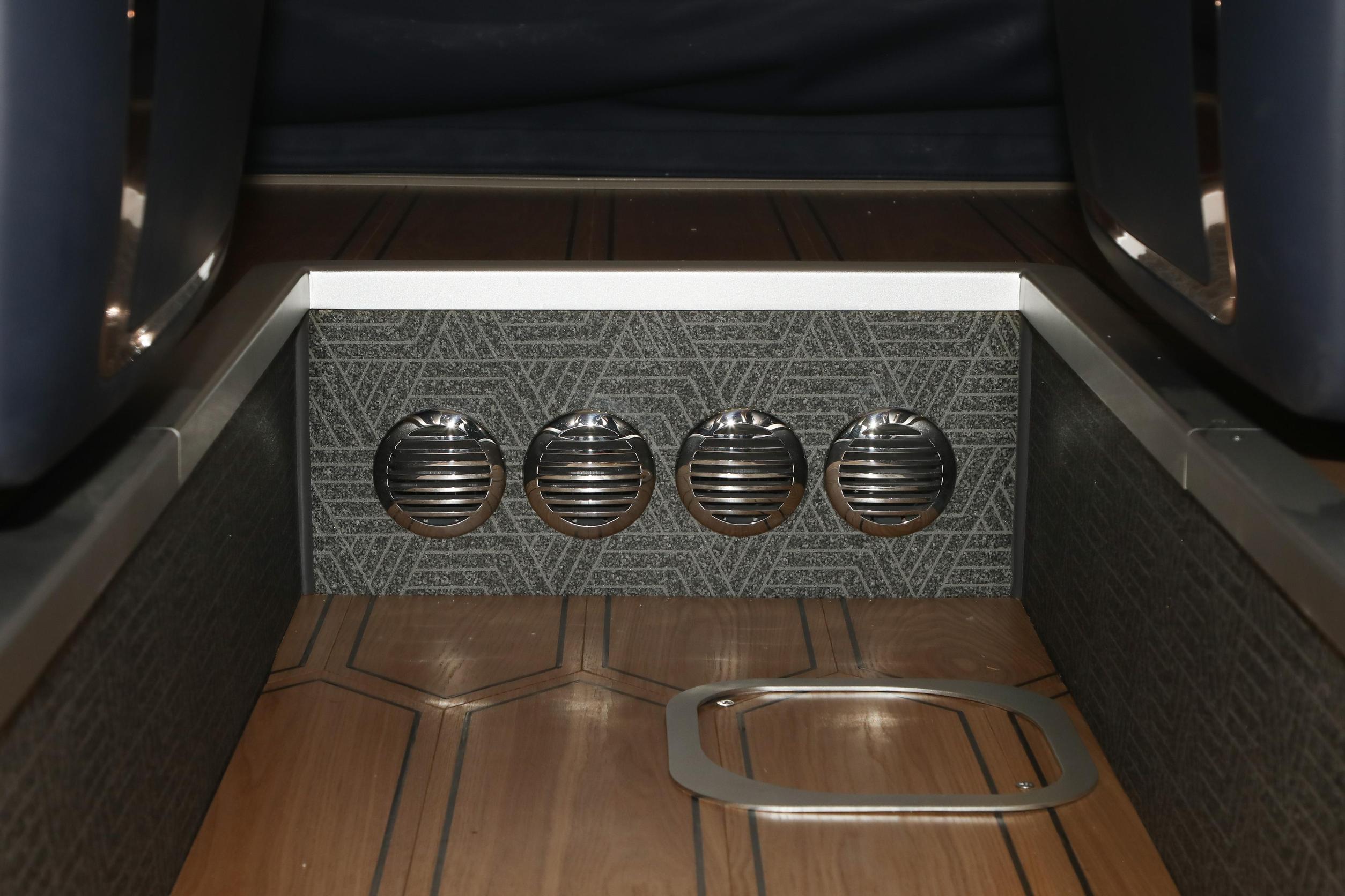 宇通T7 2023款 3.5T汽油定制星辰版35LGTDI图片_宇通客车_39/71张图片_汽车空间图库_懂车帝