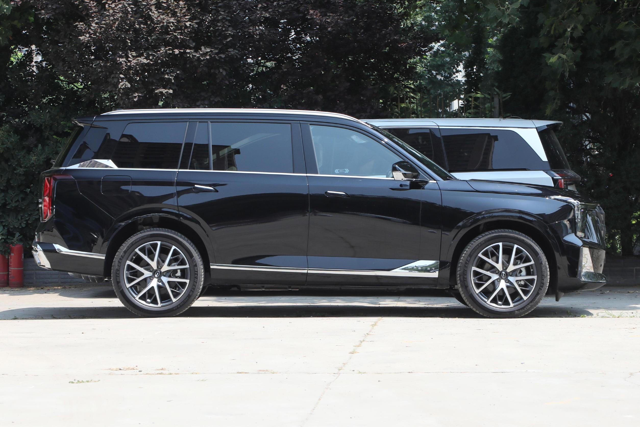 传祺GS8 2024款 双擎系列 2.0TM 混动两驱尊贵版图片_广汽传祺_1/58张图片_汽车外观图库_懂车帝