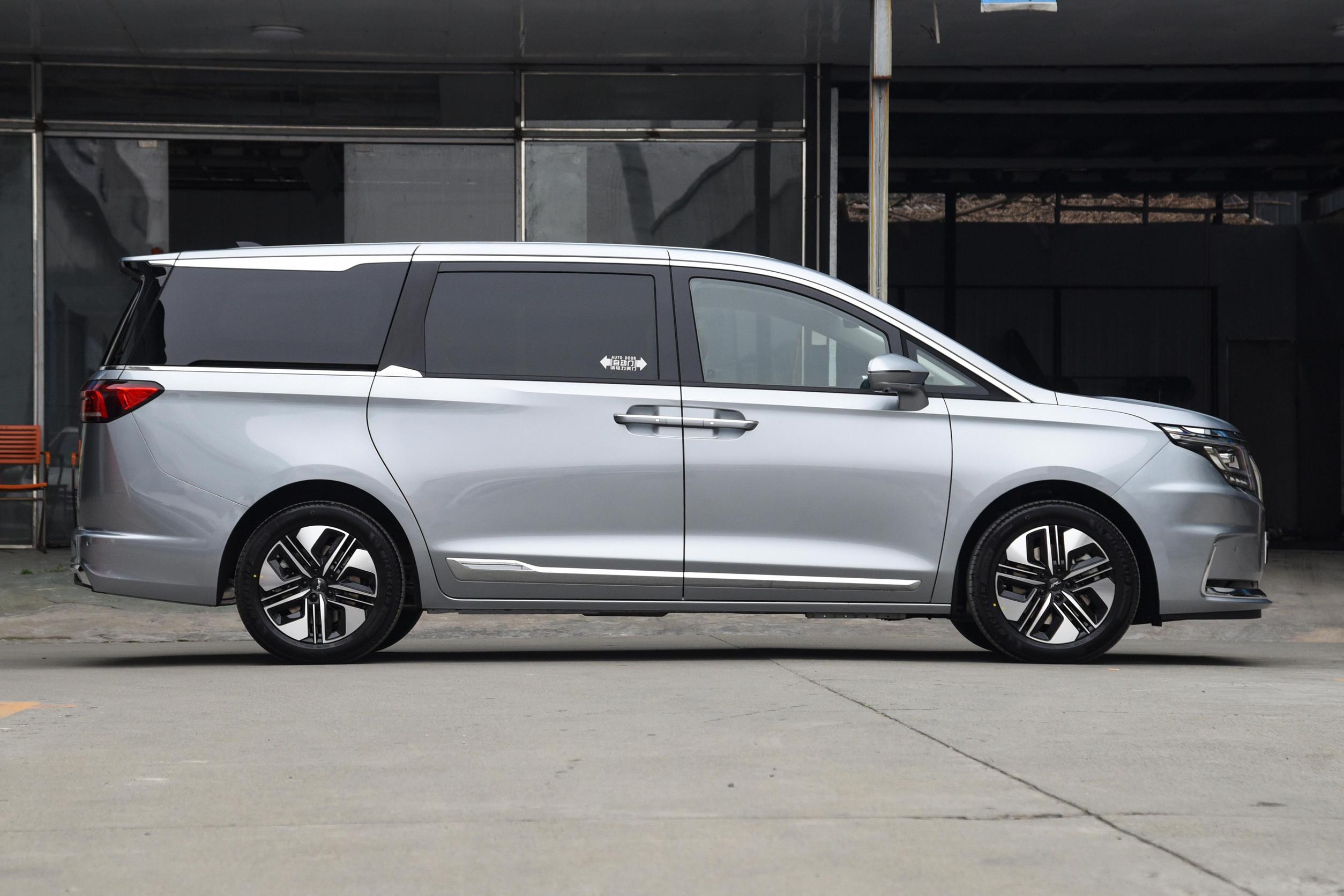 瑞风RF8 PHEV 2024款 智聆版 1.5T 150KM 旗舰型图片_江淮瑞风_1/160张图片_汽车外观图库_懂车帝