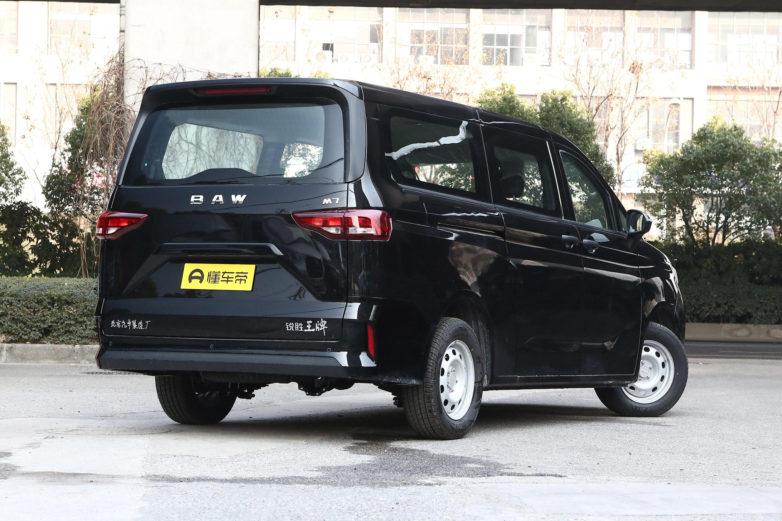 锐胜王牌M7 2023款 1.6L创富版 手动长轴 7座图片_北汽制造_3/121张图片_汽车外观图库_懂车帝