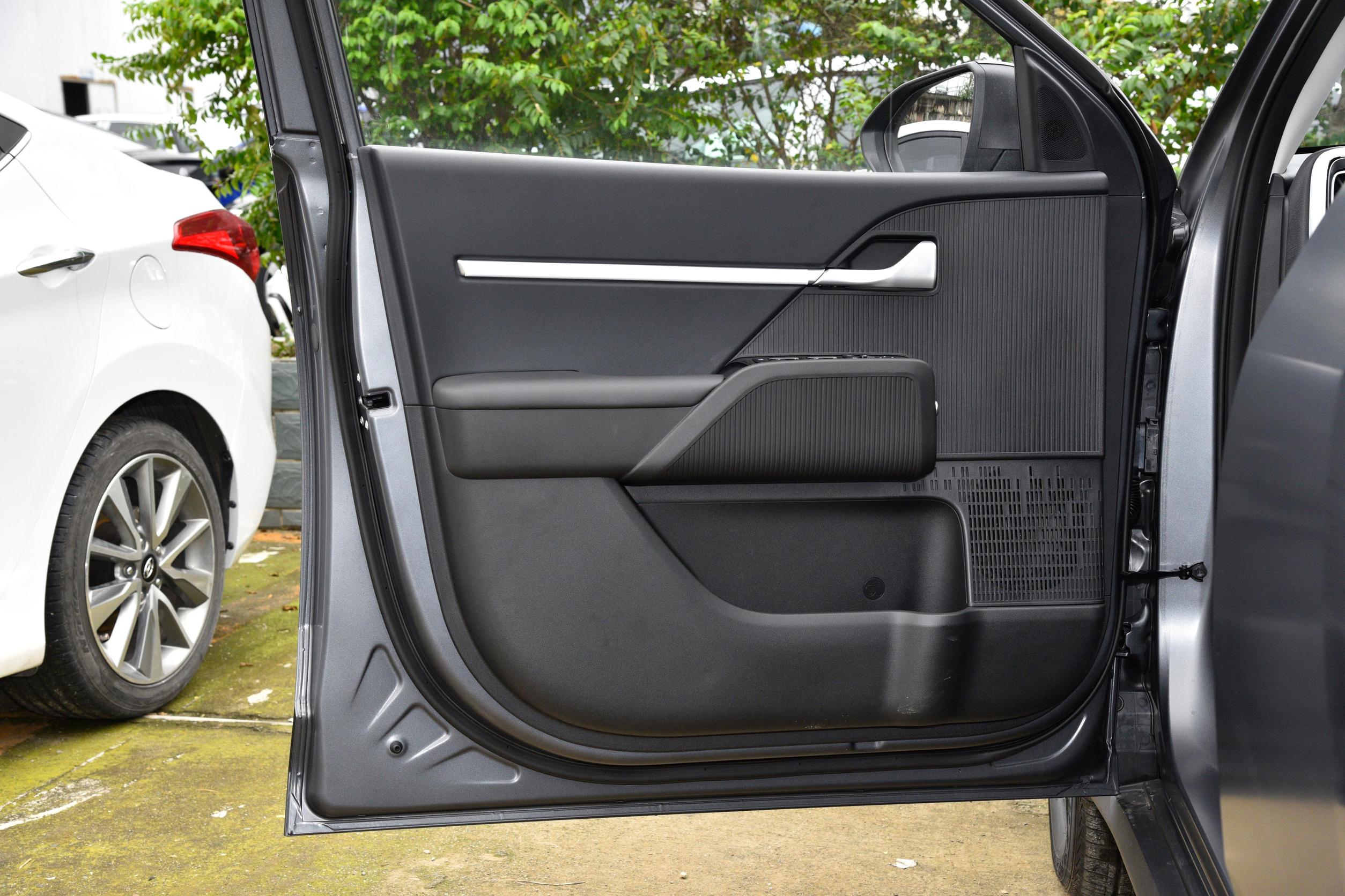 现代ix35 2023款 沐飒 2.0L 尊贵曜夜版LUX图片_现代_4/68张图片_汽车空间图库_懂车帝