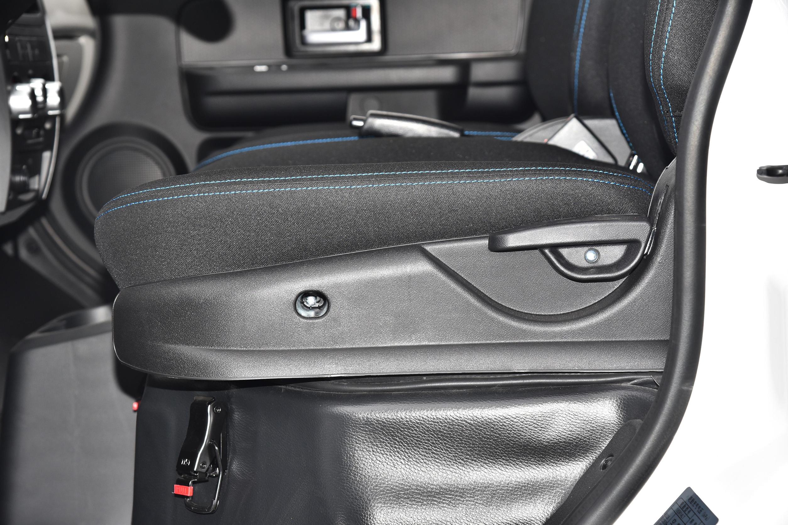 瑞驰EC35 2022款 EC35 II 标准版38.7kWh图片_瑞驰_2/37张图片_汽车空间图库_懂车帝