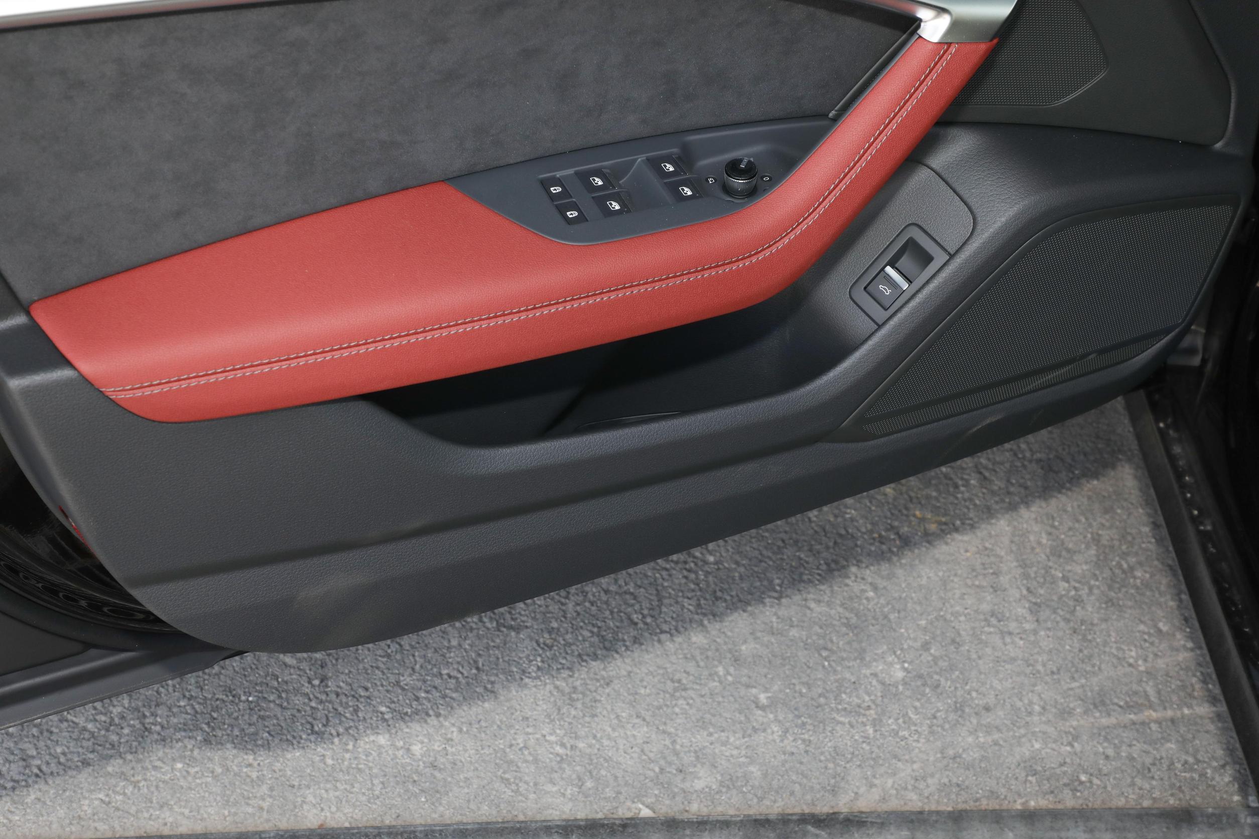 奥迪A7L 2024款 45 TFSI quattro 黑武士版图片_奥迪_58/58张图片_汽车空间图库_懂车帝