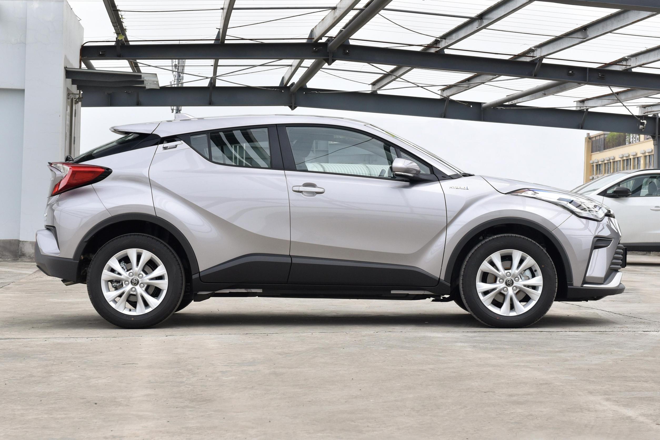 奕泽IZOA 2023款 智能电混双擎 2.0L E-CVT奕行版图片_丰田_3/61张图片_汽车外观图库_懂车帝