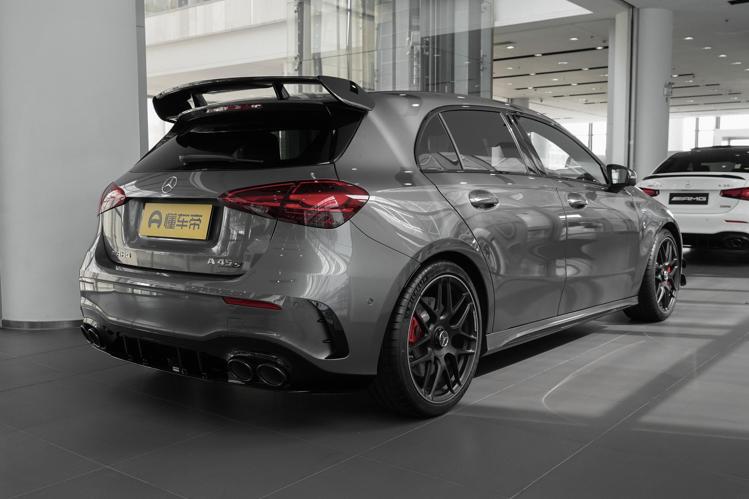 奔驰A级AMG(进口) 2024款 AMG A 45 S 4MATIC+图片_奔驰_14/347张图片_汽车外观图库_懂车帝