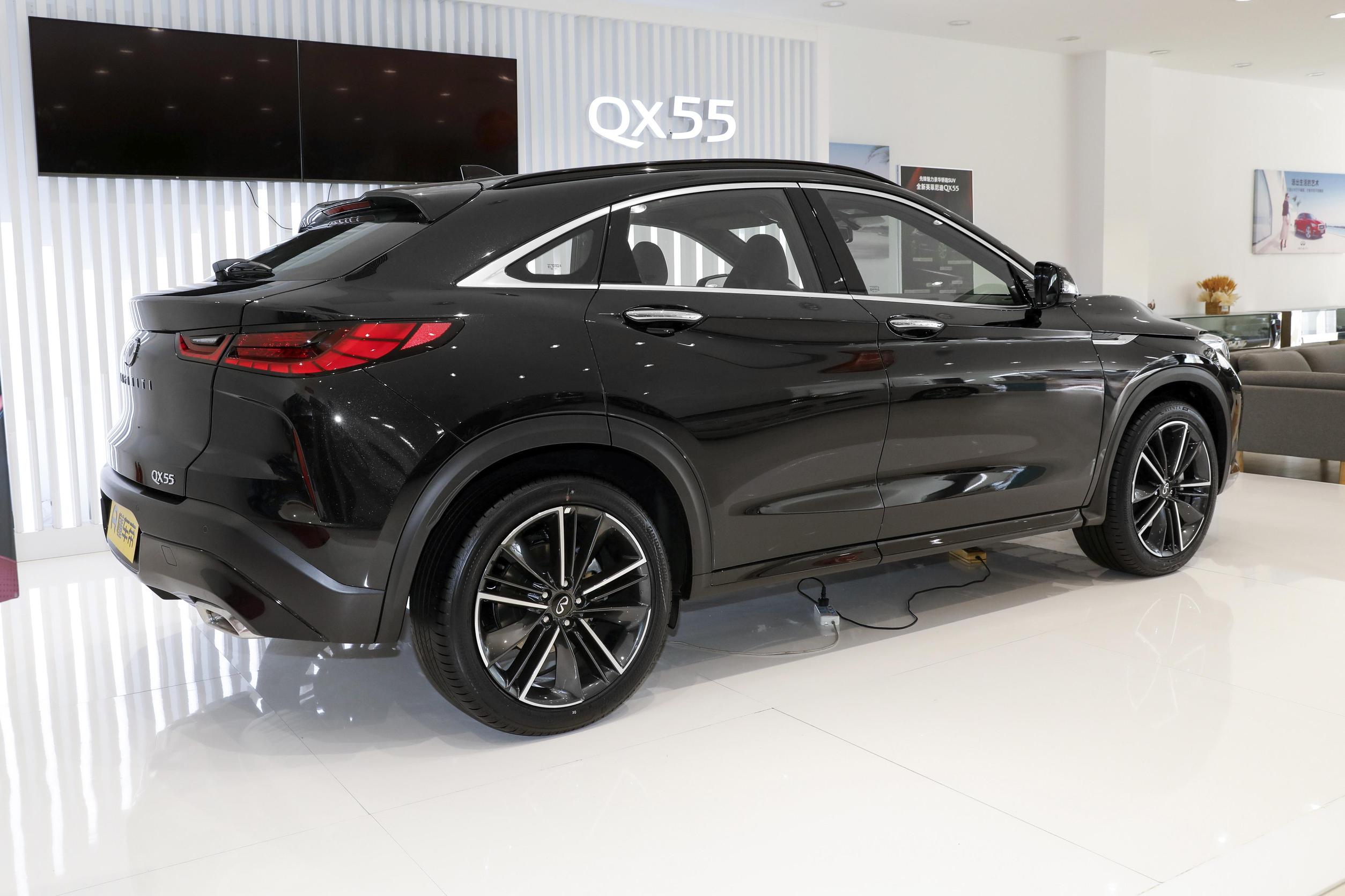 英菲尼迪QX55 2022款 2.0T 四驱耀动版图片_英菲尼迪_6/76张图片_汽车外观图库_懂车帝