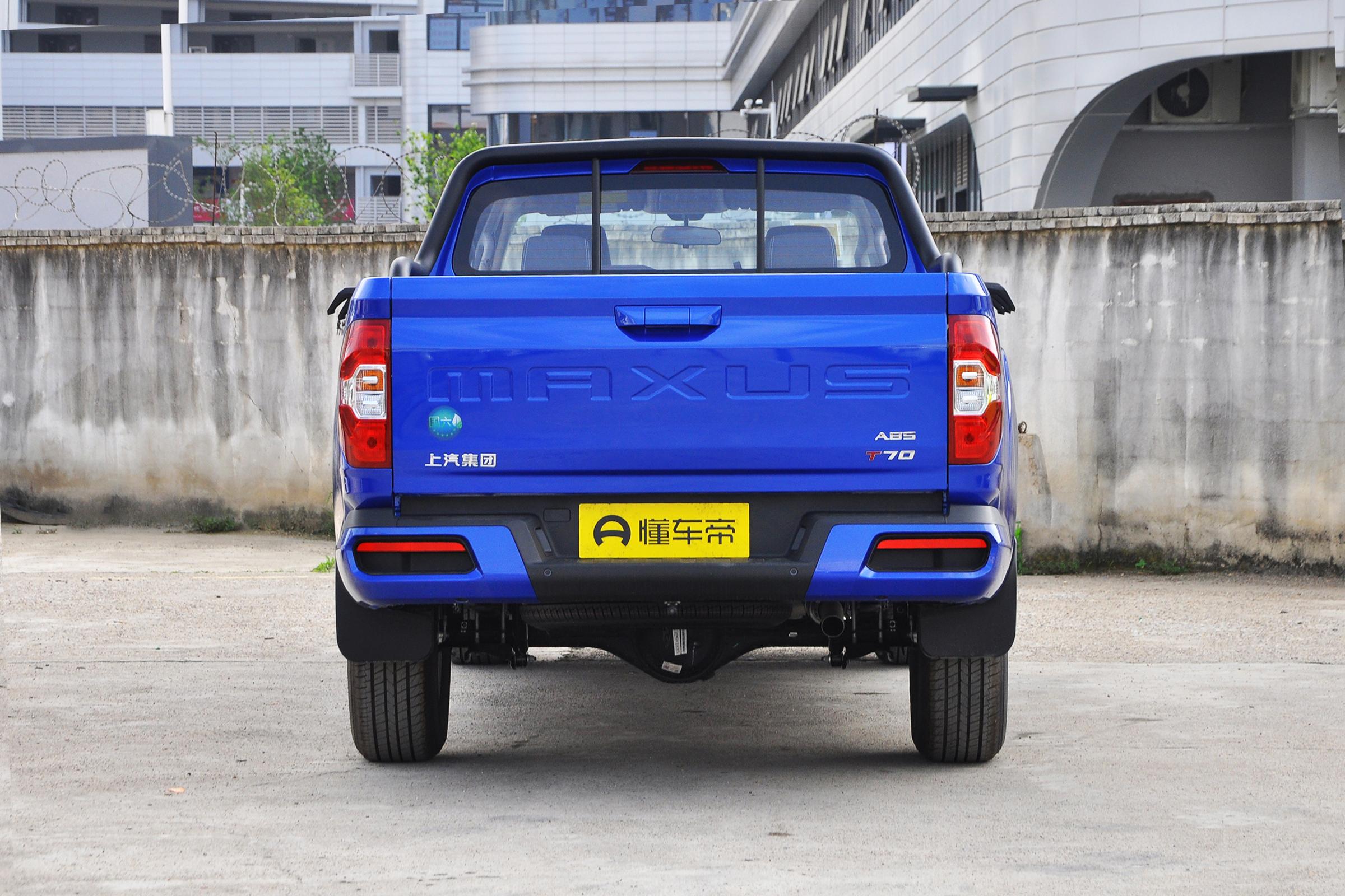 大通T70 2021款 2.0T柴油手动四驱进取版长箱高底盘图片_上汽大通MAXUS_6/62张图片_汽车外观图库_懂车帝