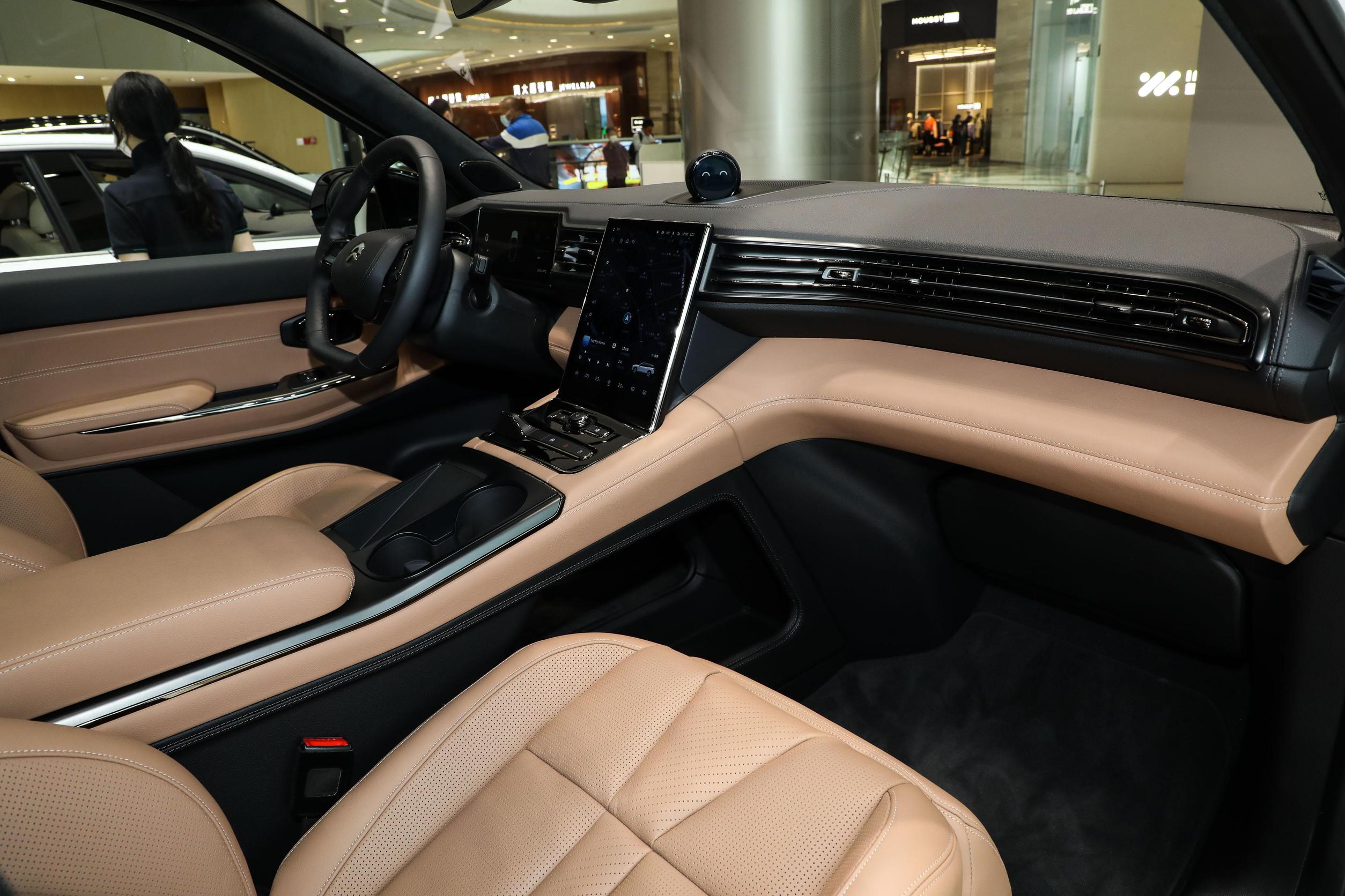 蔚来ES8 2022款 450KM 六座版图片_蔚来_4/28张图片_汽车内饰图库_懂车帝