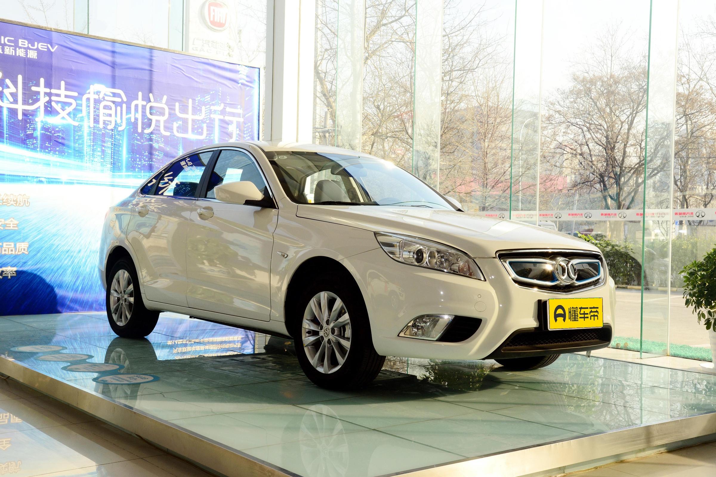 北汽新能源EU 2016款 EU260 乐享版图片_北汽新能源_2/43张图片_汽车外观图库_懂车帝